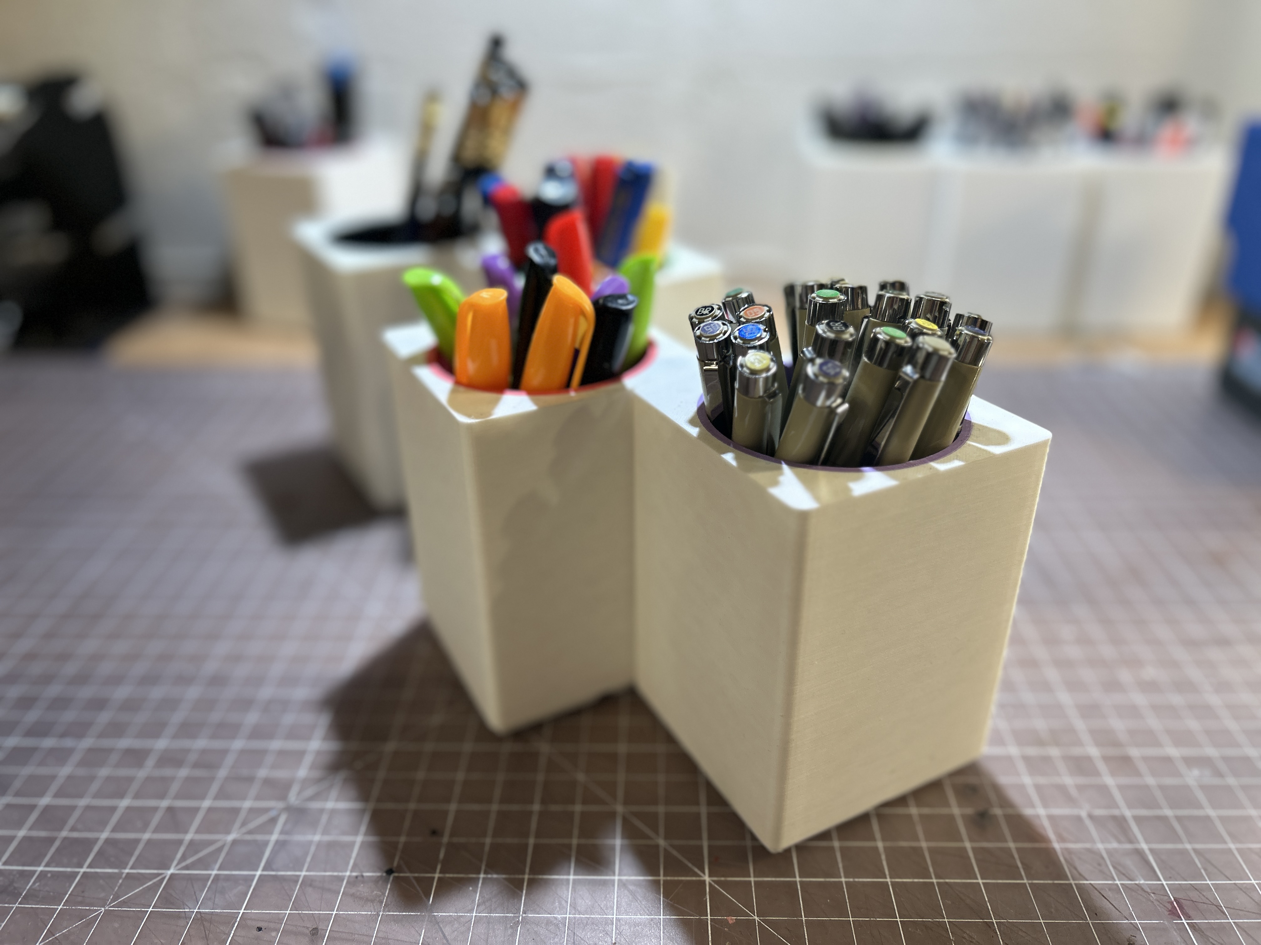 Super_Cool! Gridfinity Pen Organizer by Don't Panic Studio | Download ...