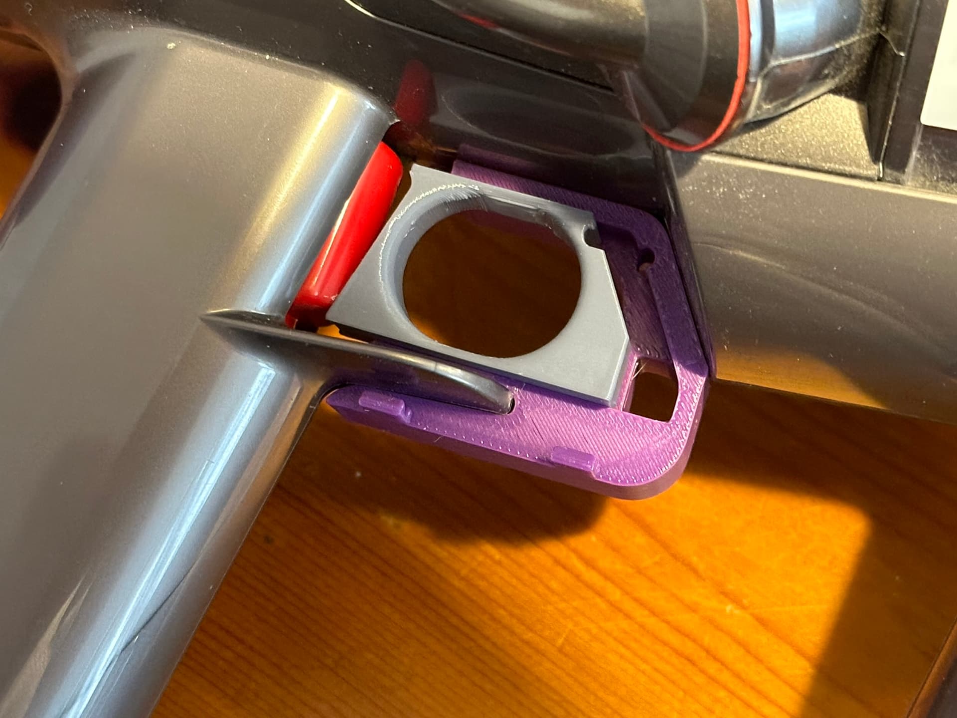 Dyson V10 / V11 cross-bolt trigger lock by Rilot | Download free STL ...