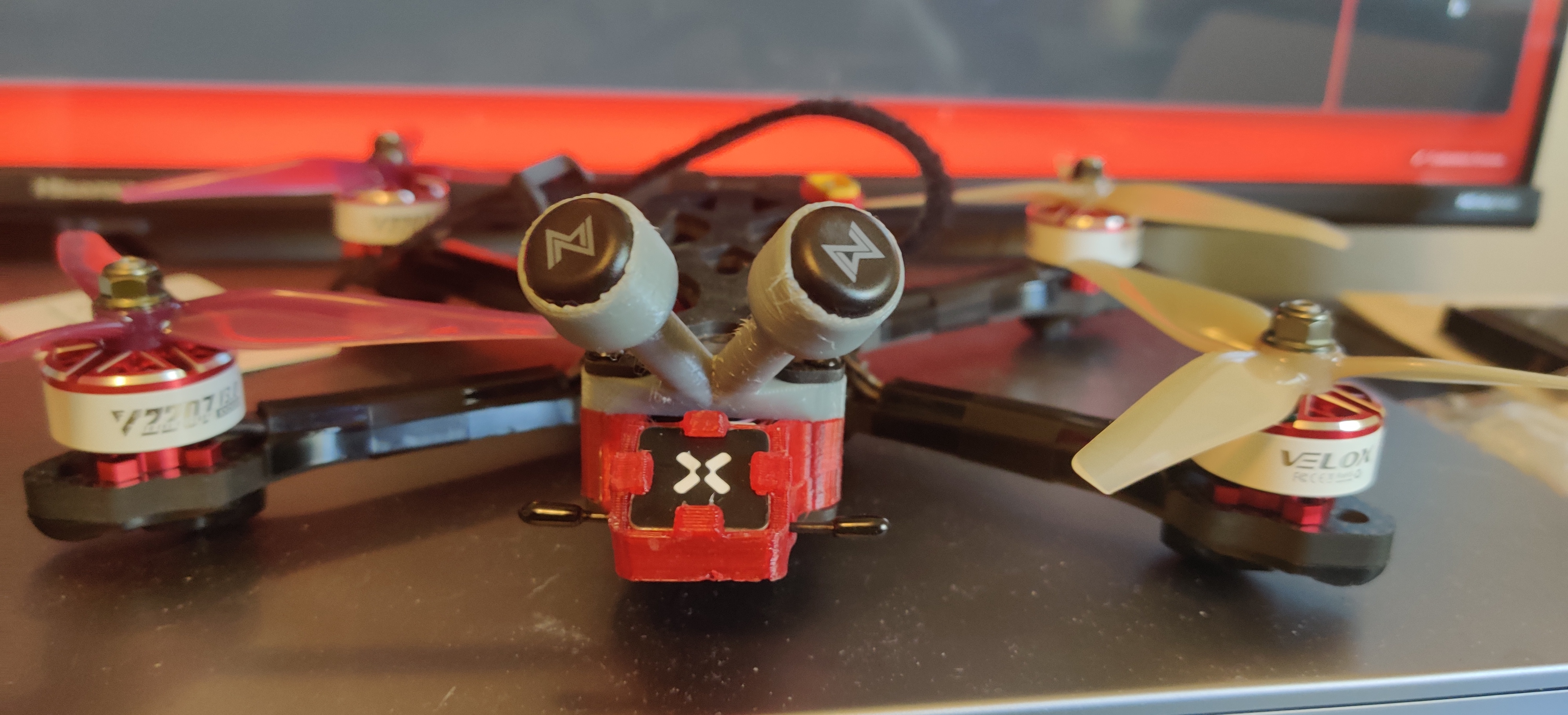 Dual Walksnail Antenna Mount for ImpulseRC Apex by Russell Smyth ...