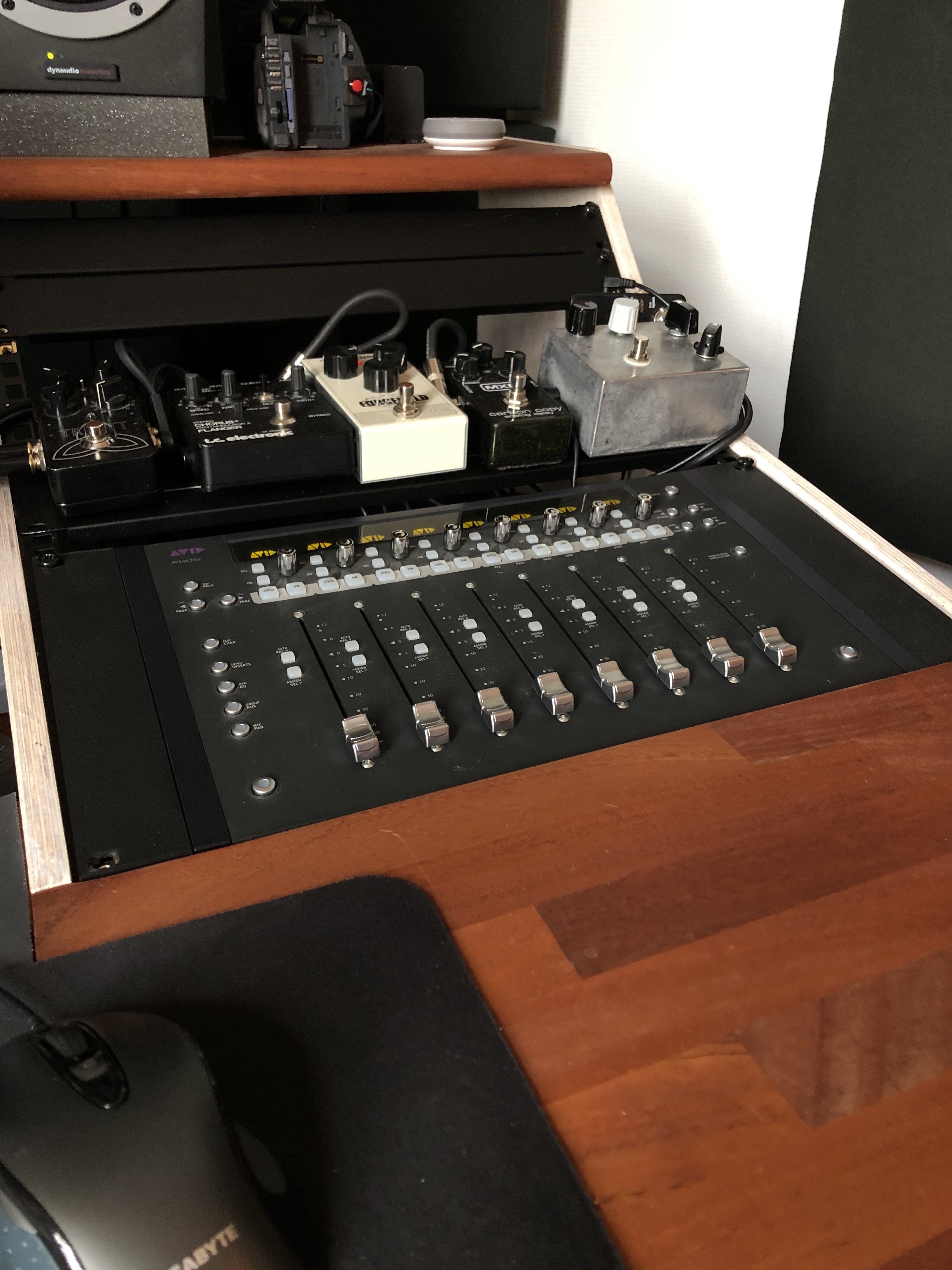 Avid Artist Mix Rack adapter / side panel by Klar_Cola | Download free ...
