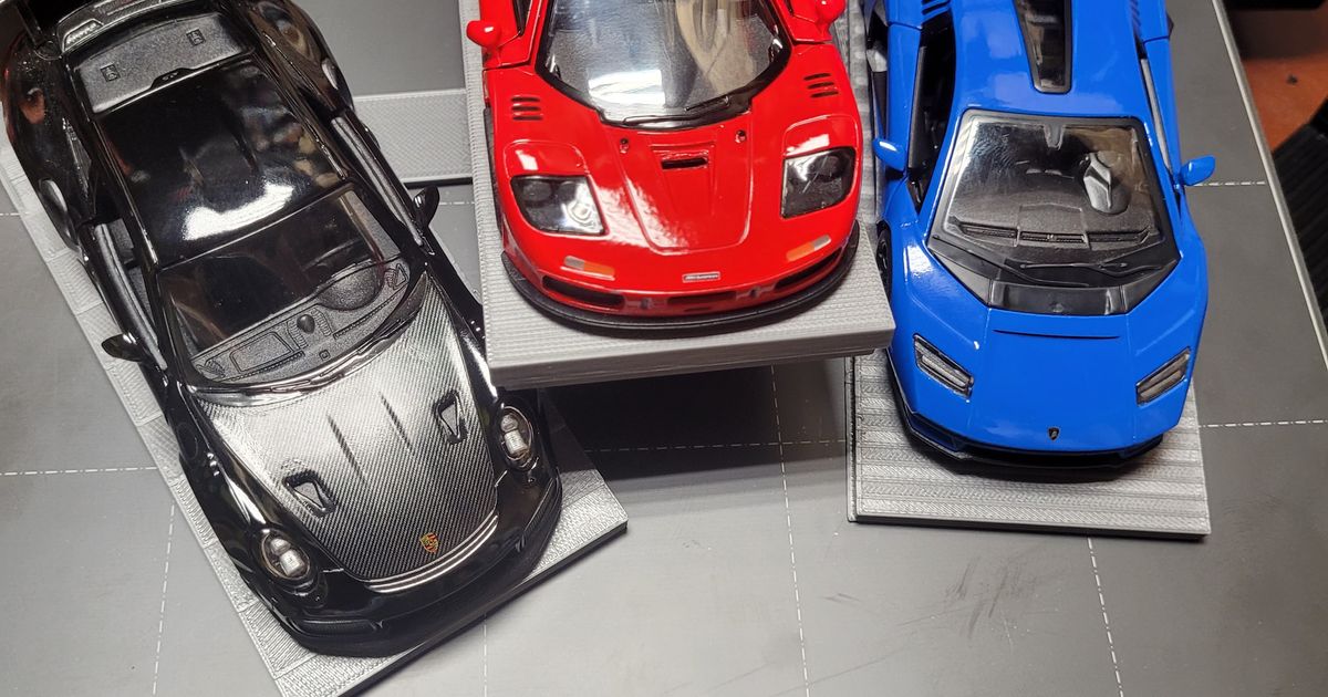 Angled Triple model car display by WisersDulux | Download free STL ...