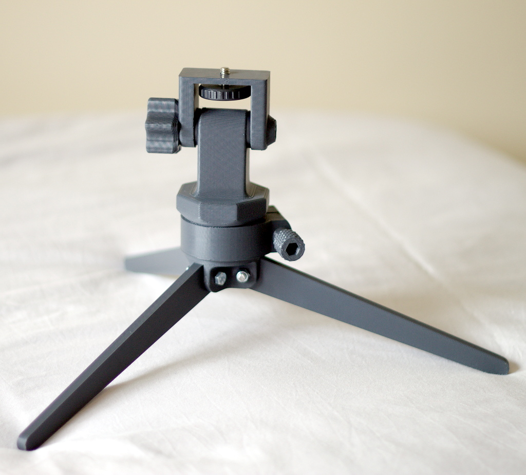 Mini Tripod for DSLR and Digital cameras by Javi | Download free STL ...