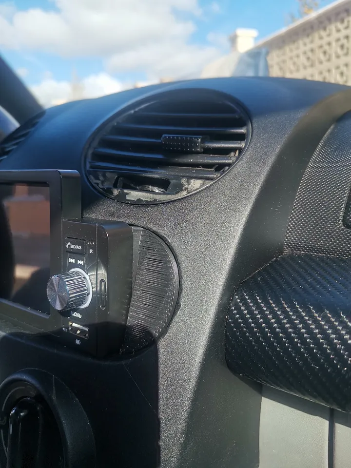 VW New Beetle Radio frame (beta 1) by José Manuel | Download free STL ...