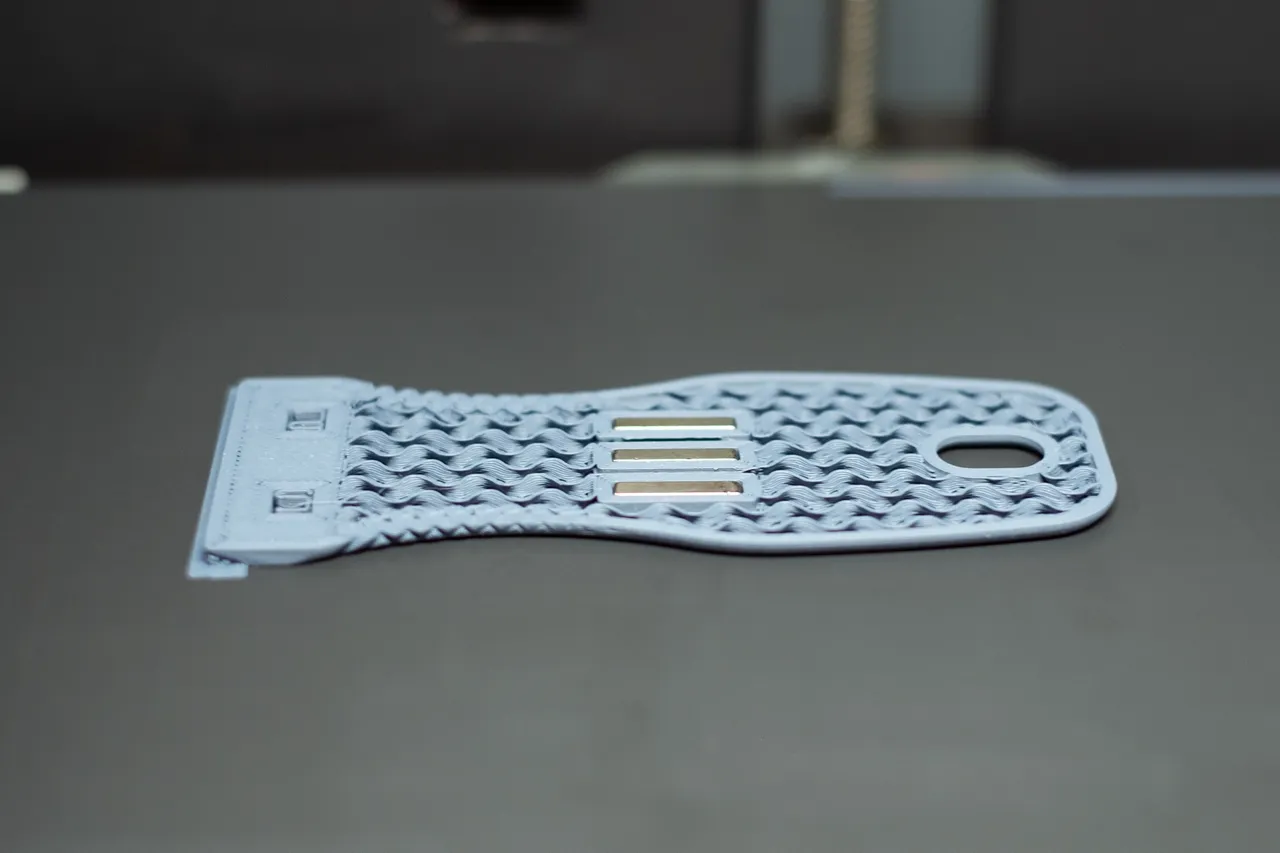 Scraperlite Plastic Razor Blade Handle V2 by Genghis | Download free ...