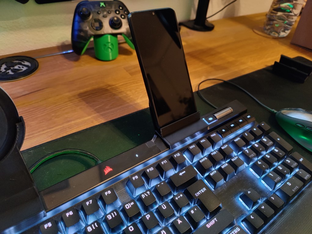 Corsair K100 Mobile Phone Stand (with QI) by Sin Fin | Download free ...