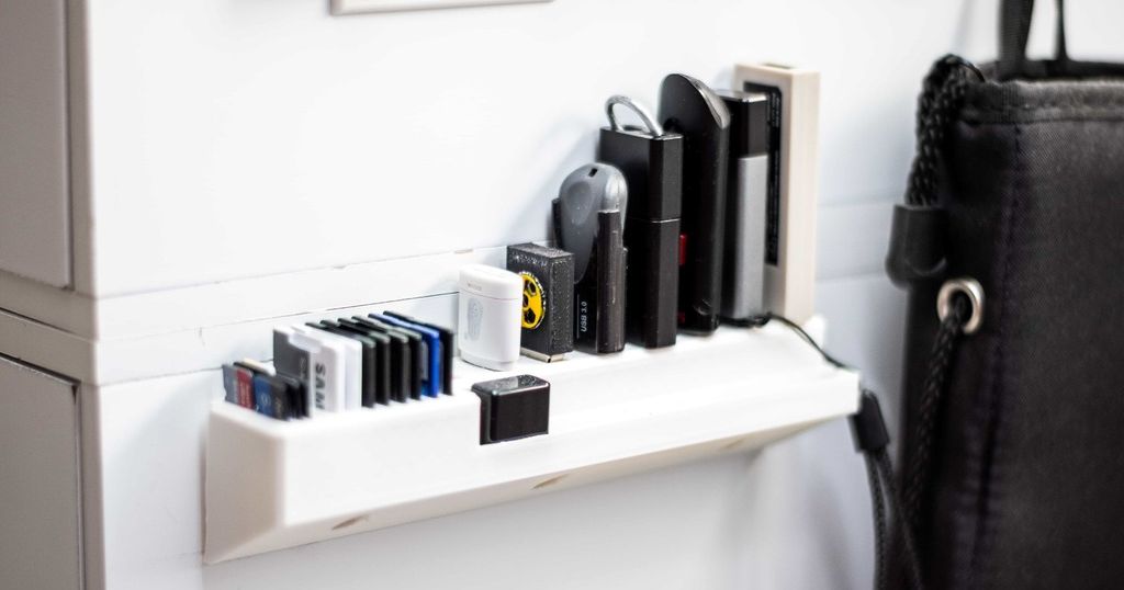 USB and SD card holder (plain + wall mountable variants) by Brandon ...