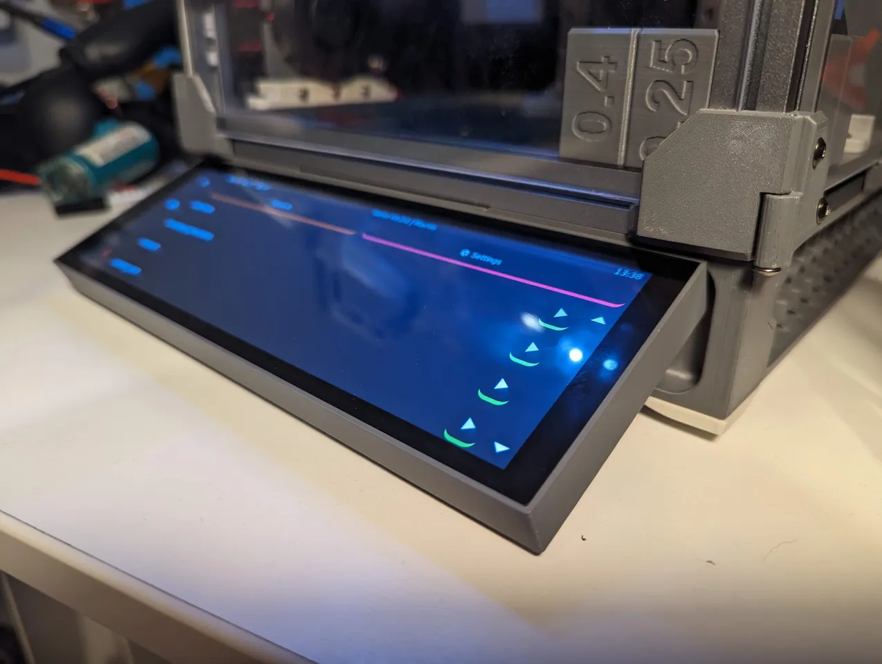 Waveshare 17916 LCD mount for Voron V0.2 by maqlik | Download free STL ...