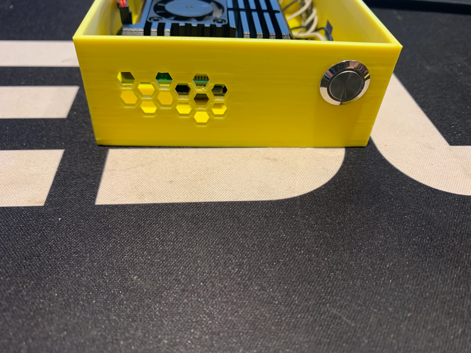Raspberry PI 4B Enclosure by BCL | Download free STL model | Printables.com