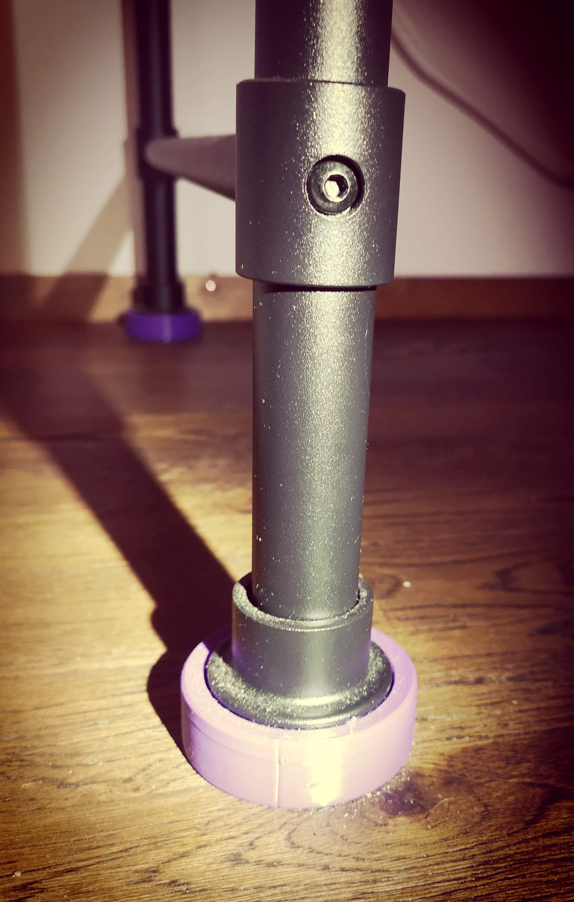 Vibration and sound isolating TPU damper for a table by Enderman Prints ...