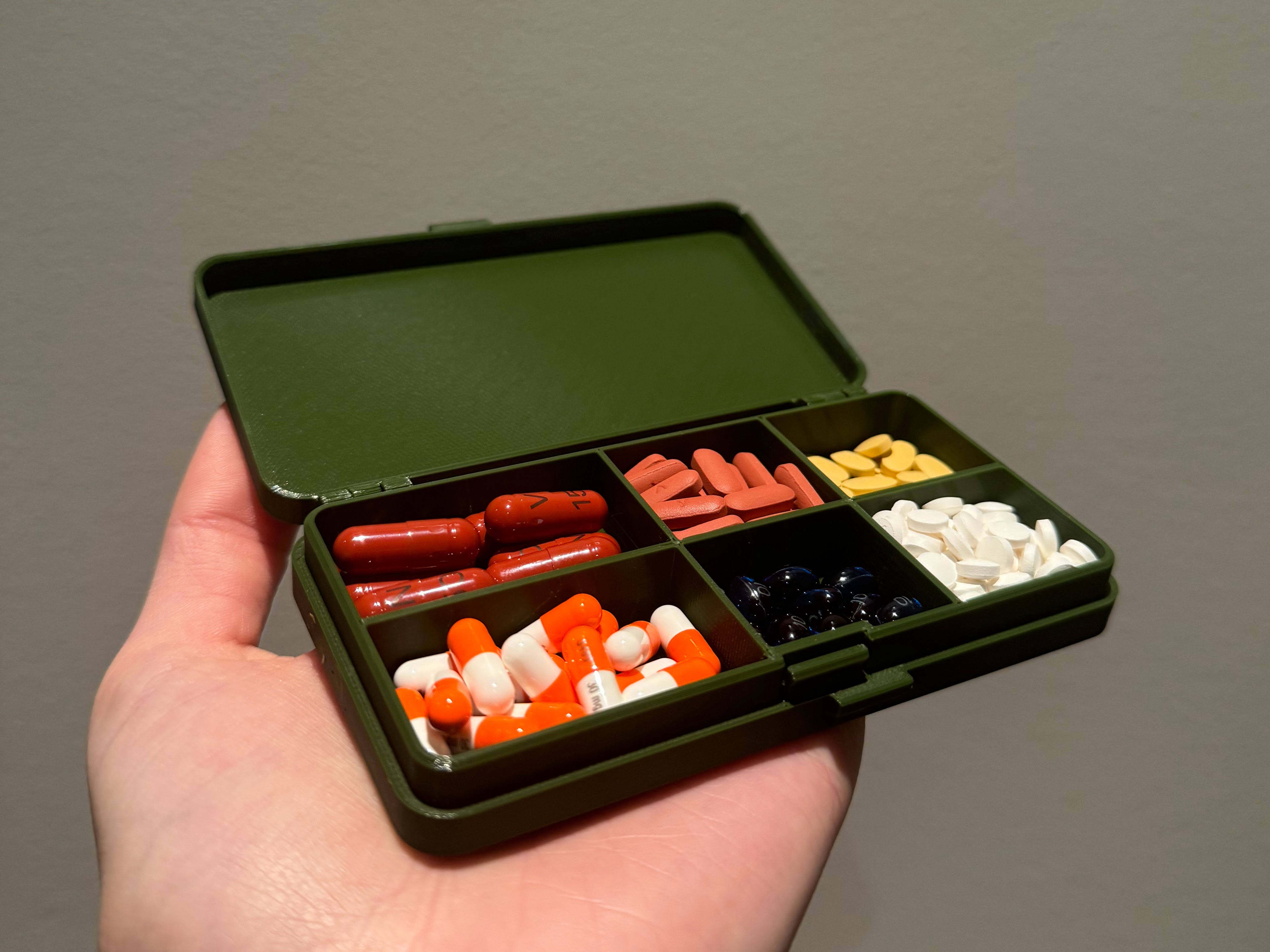 Travel Compartment Pill Box by Greentea | Download free STL model ...