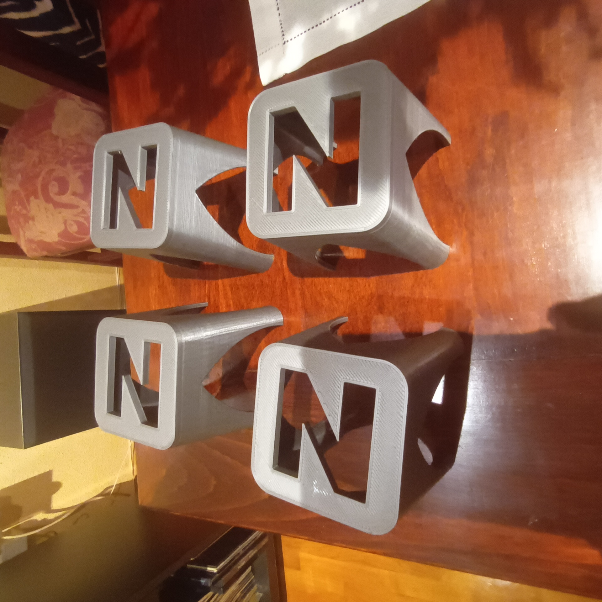 Extremely resistant support for painting and pouring. Stackable by ...