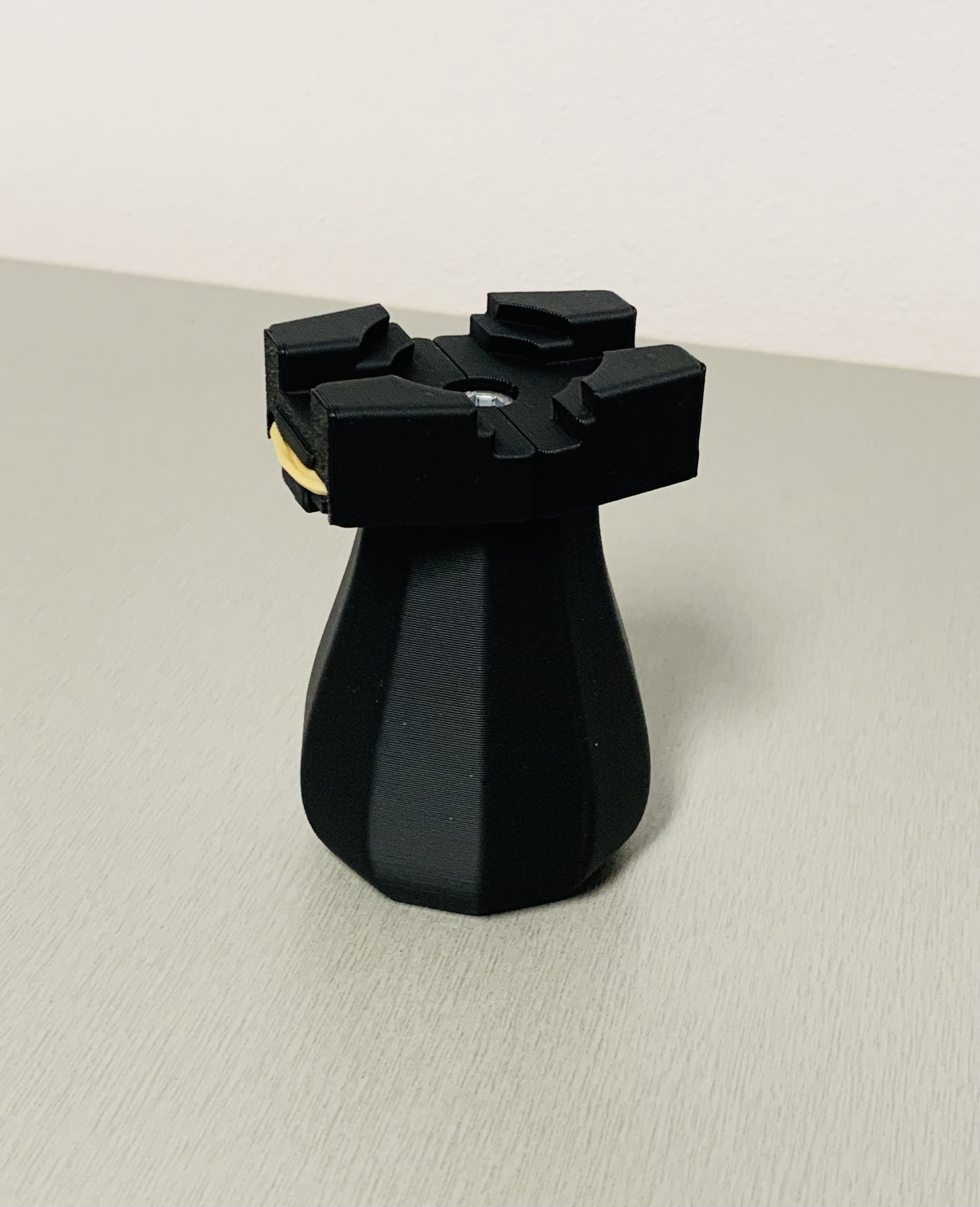 Painting Handle for 25/32/40 Base by Lars | Download free STL model ...