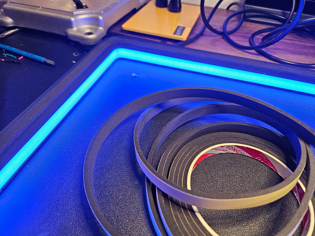 Bambu Lab X1C LED riser with diffusor and gridfinity storage! by ...