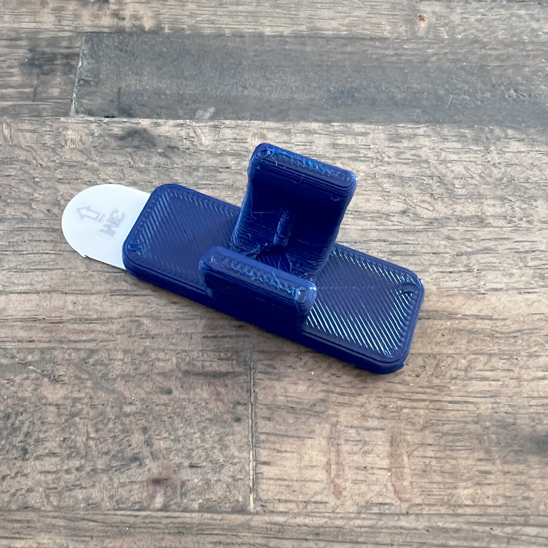 CPAP Hose Bracket for Command Strip by Pip Arnes | Download free STL ...