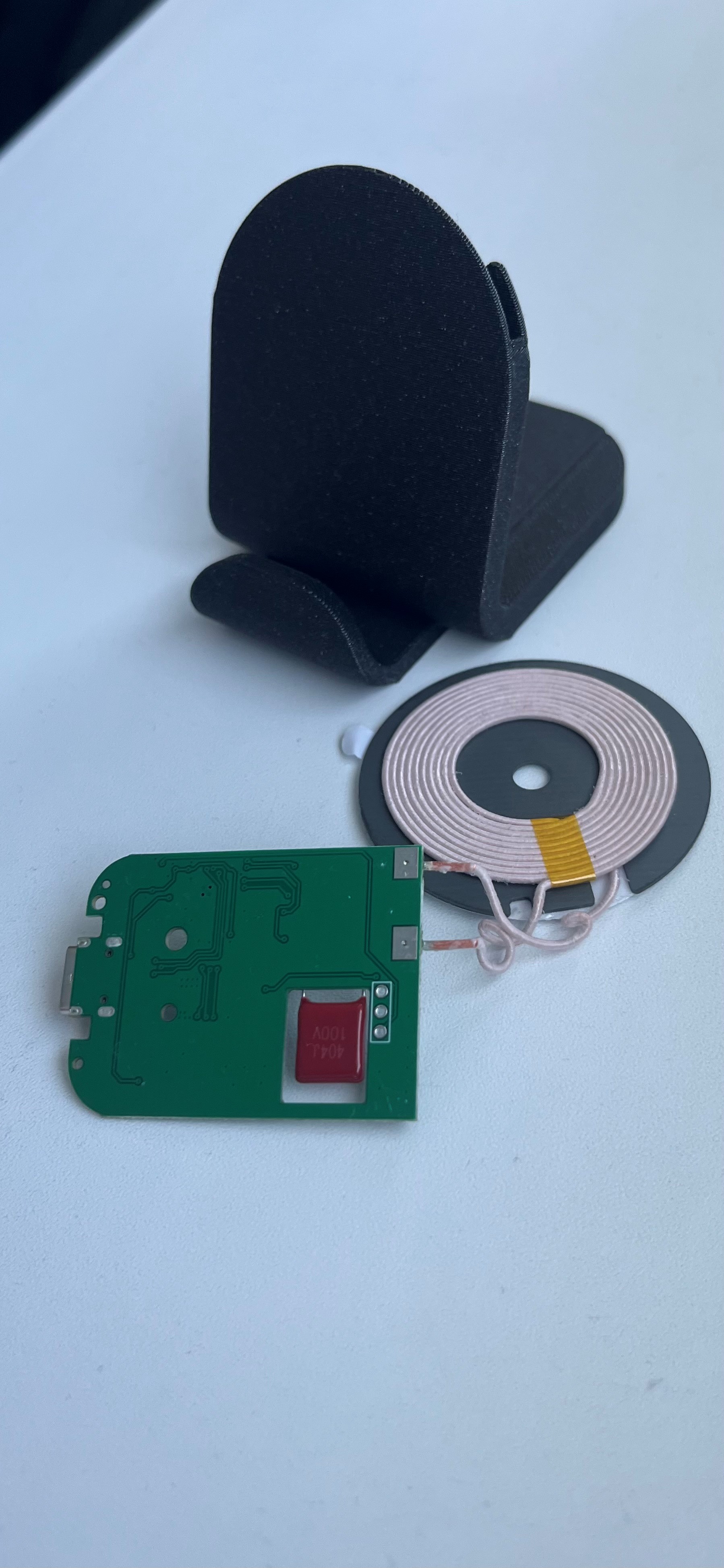 Wireless charger by pressi | Download free STL model | Printables.com