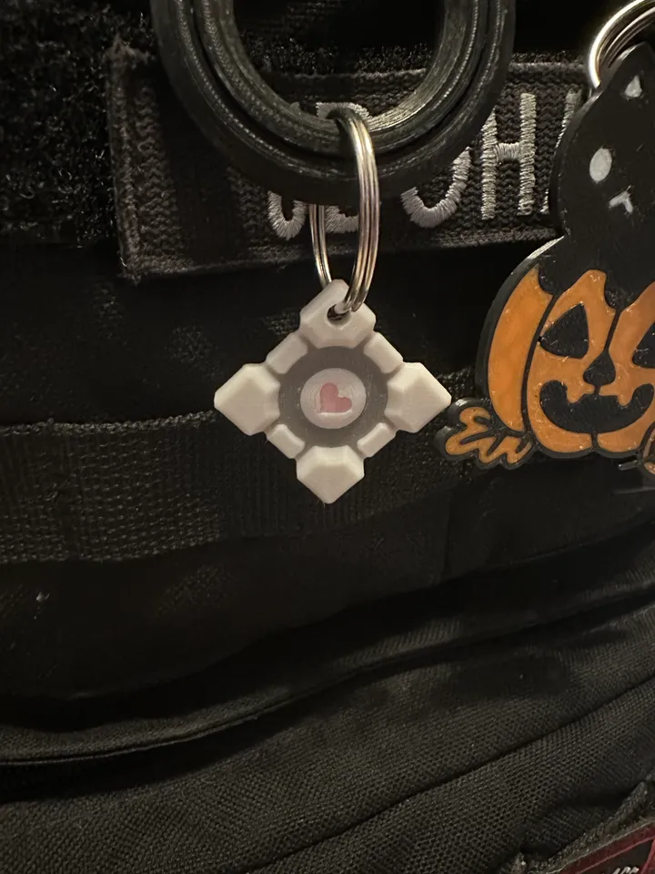 Portal 2 Companion Cube Keychain by emilia | Download free STL model ... Portal 2 Companion Cube Keychain by emilia | Download free STL model ...