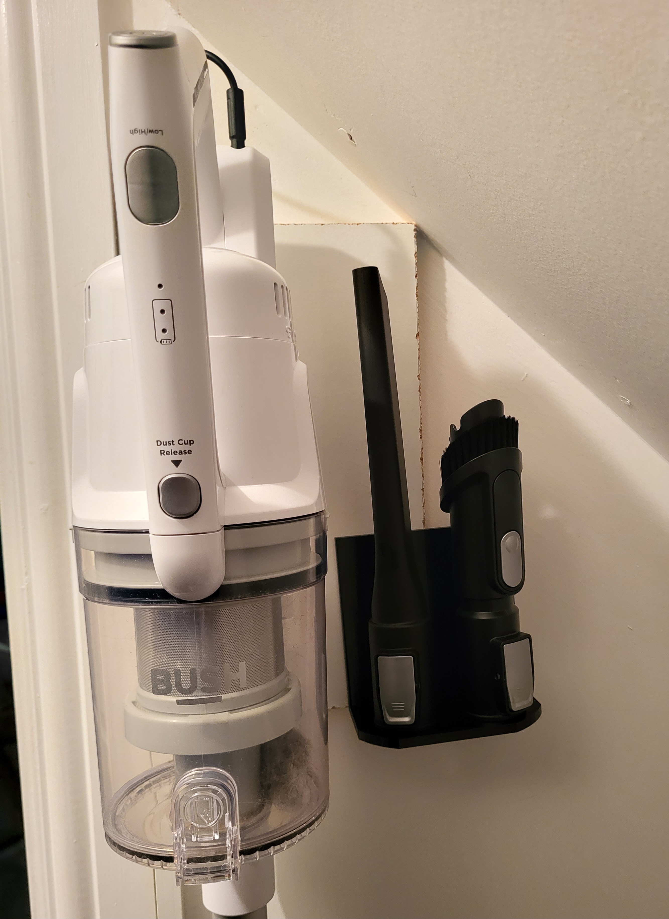 bush cordless vacuum hoover tool holder by Tomo | Download free STL ...