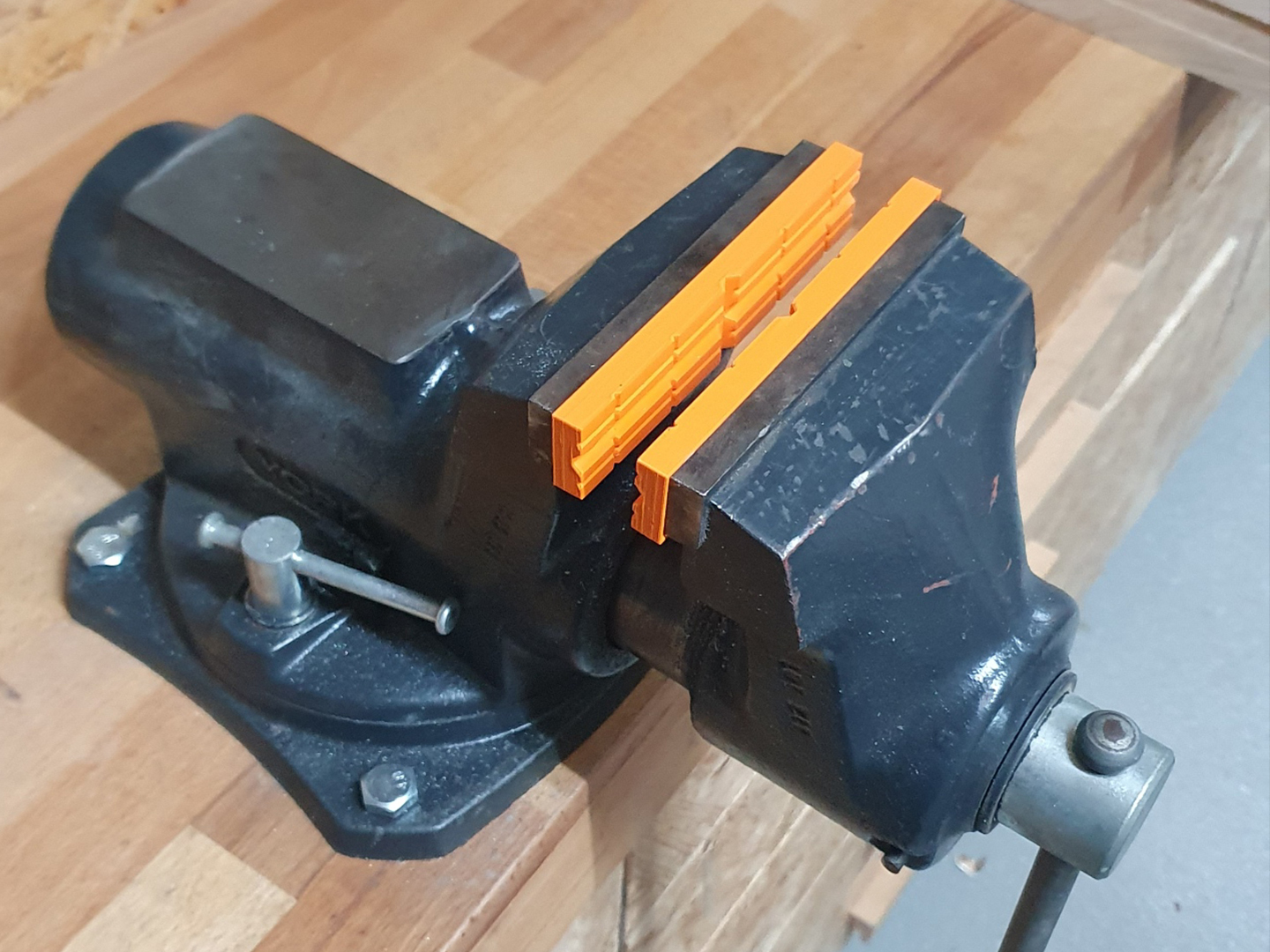 Vice Jaws (parametric) by Laisch | Download free STL model | Printables.com