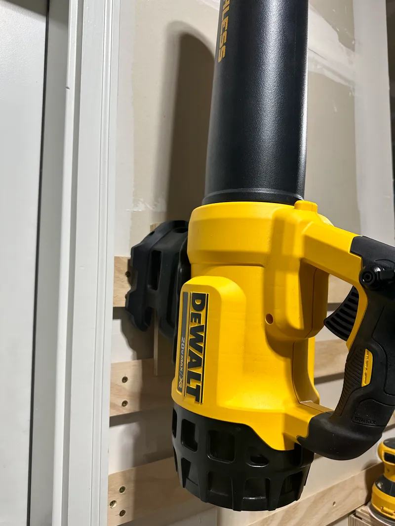 Dewalt dcbl720 bracket by DittiDoes | Download free STL model ...