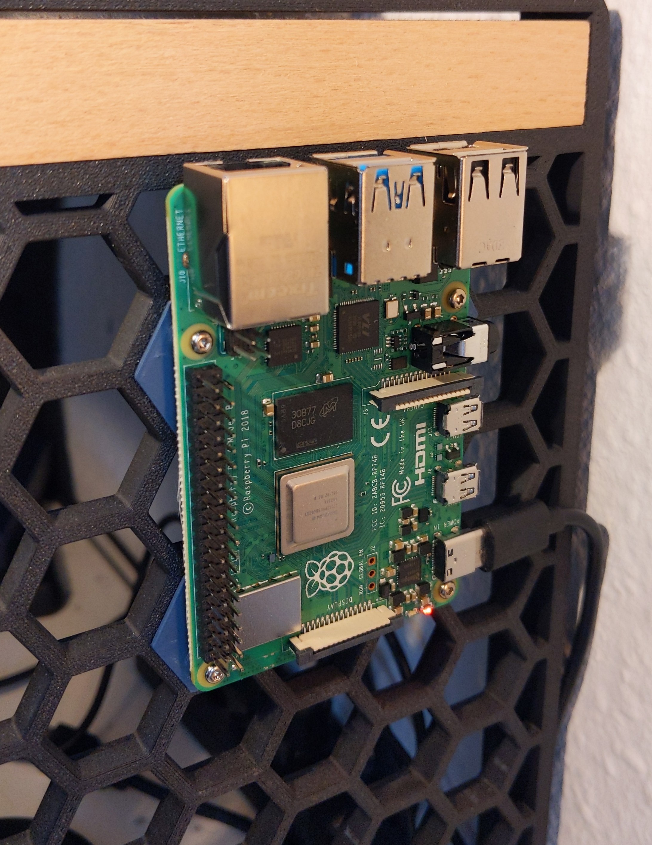 HSW honeycomb storage wall raspberry pi mount by Manuel | Download free ...