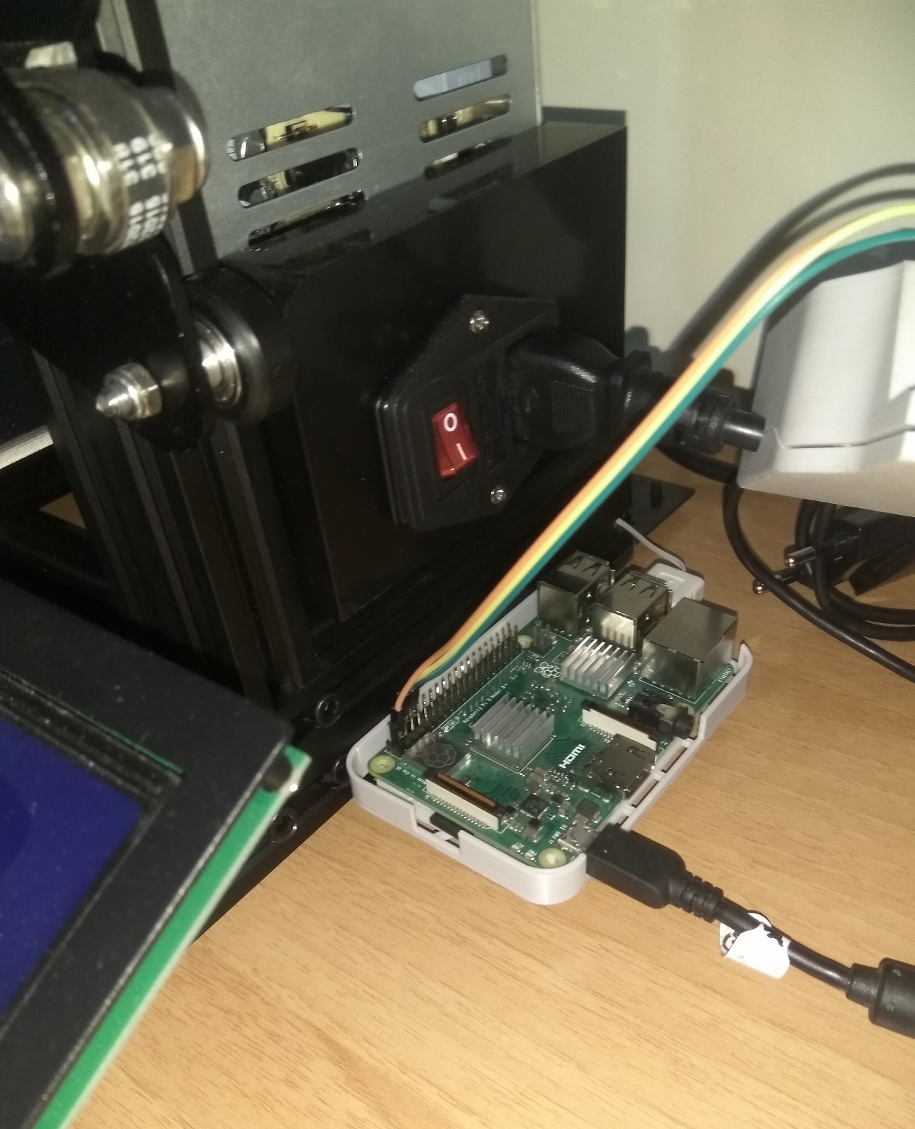Raspberry Pi mount for Ender 3 by Juca Navaz | Download free STL model ...