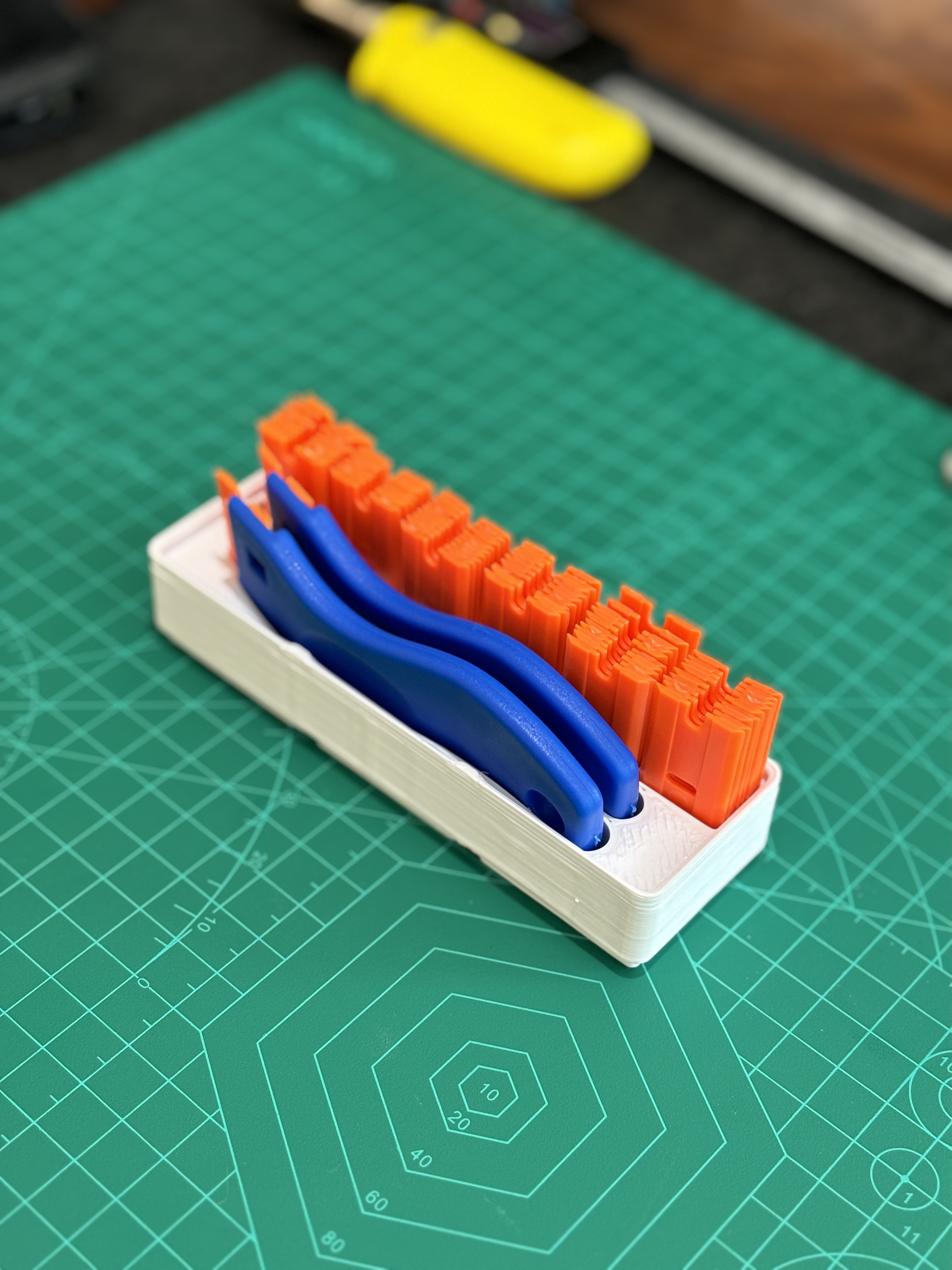 Dual Plastic Razor Scraper Holder - Gridfinity 3x1 by samywamy10 ...