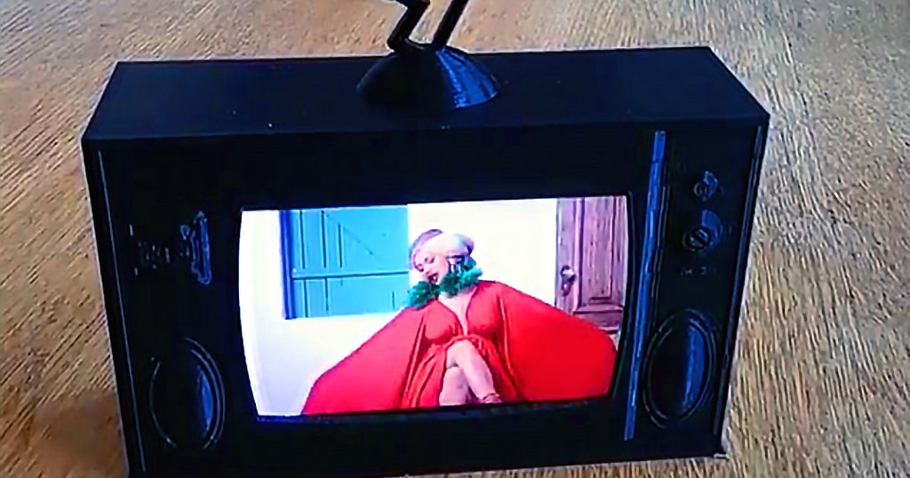 Retro Style Working Miniature Television by Medelis3D | Download free ...