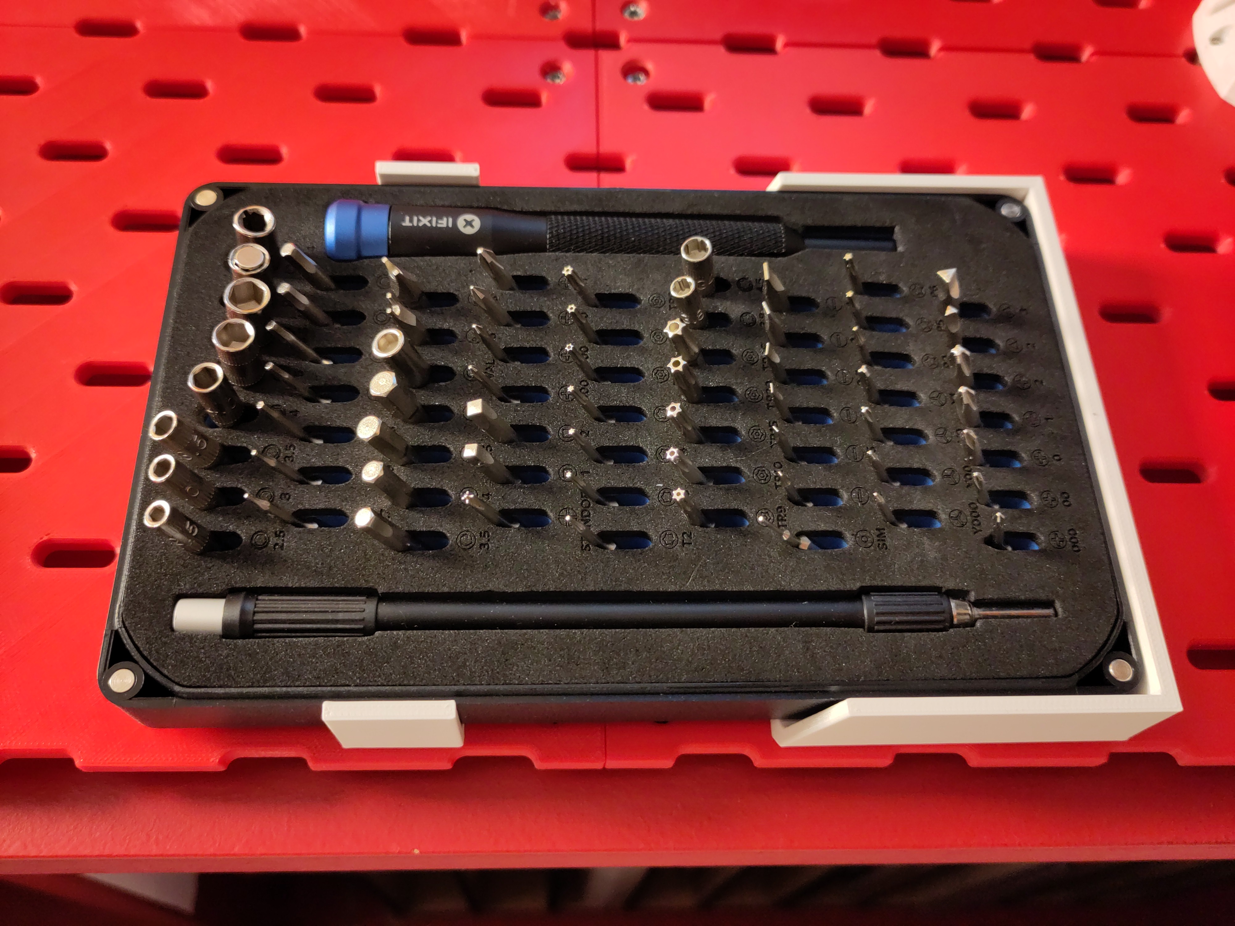 iFixit Mako Driver Kit - magnetic skadis holder - remix more Magnets by LittleJoeMuc | Download ...