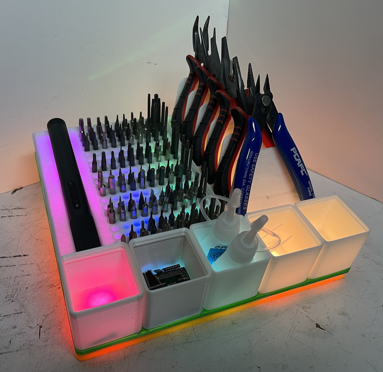 Parametric Gridfinity with Space for leds by Mellow | Download free STL model | Printables.com