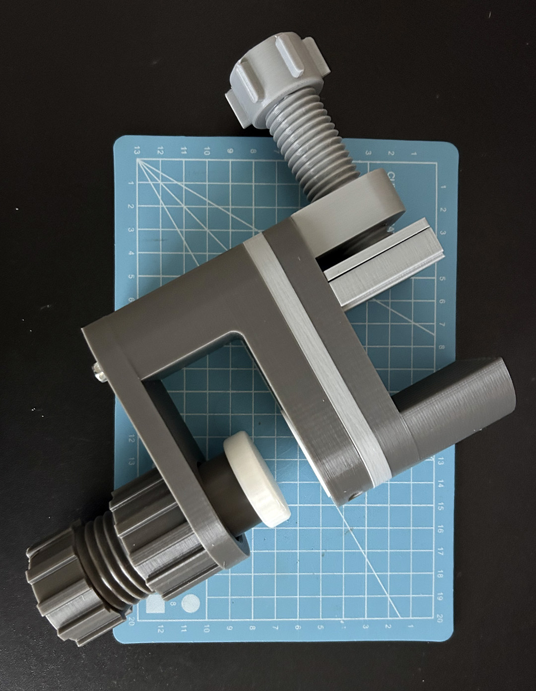 Bench Vise with Desk Clamp (XL) Now with soft Jaws by Schaffer.la ...