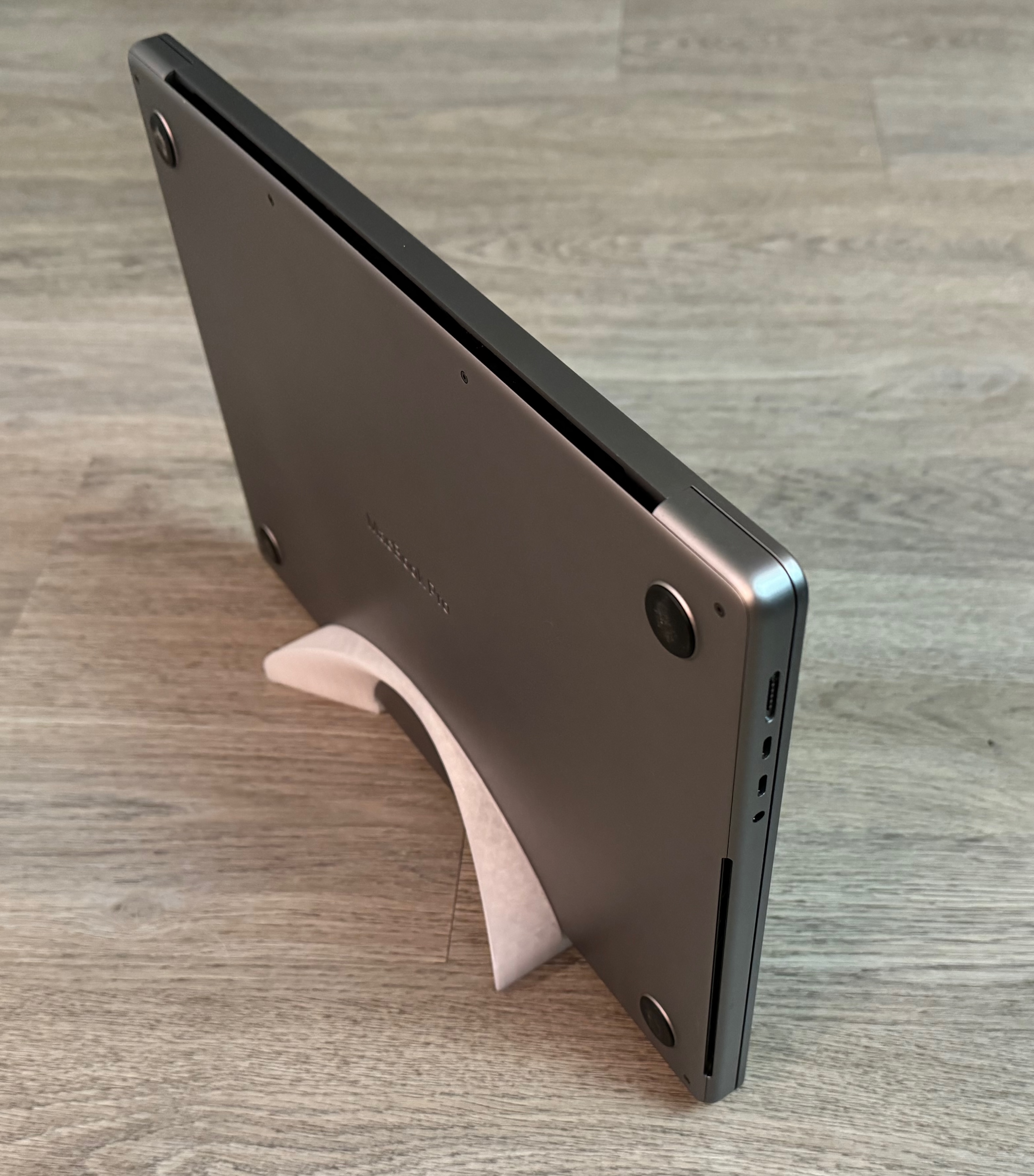 Vertical Laptop Stand For 16 inch (M1/M2/M3) Macbook Pro by New Printer ...