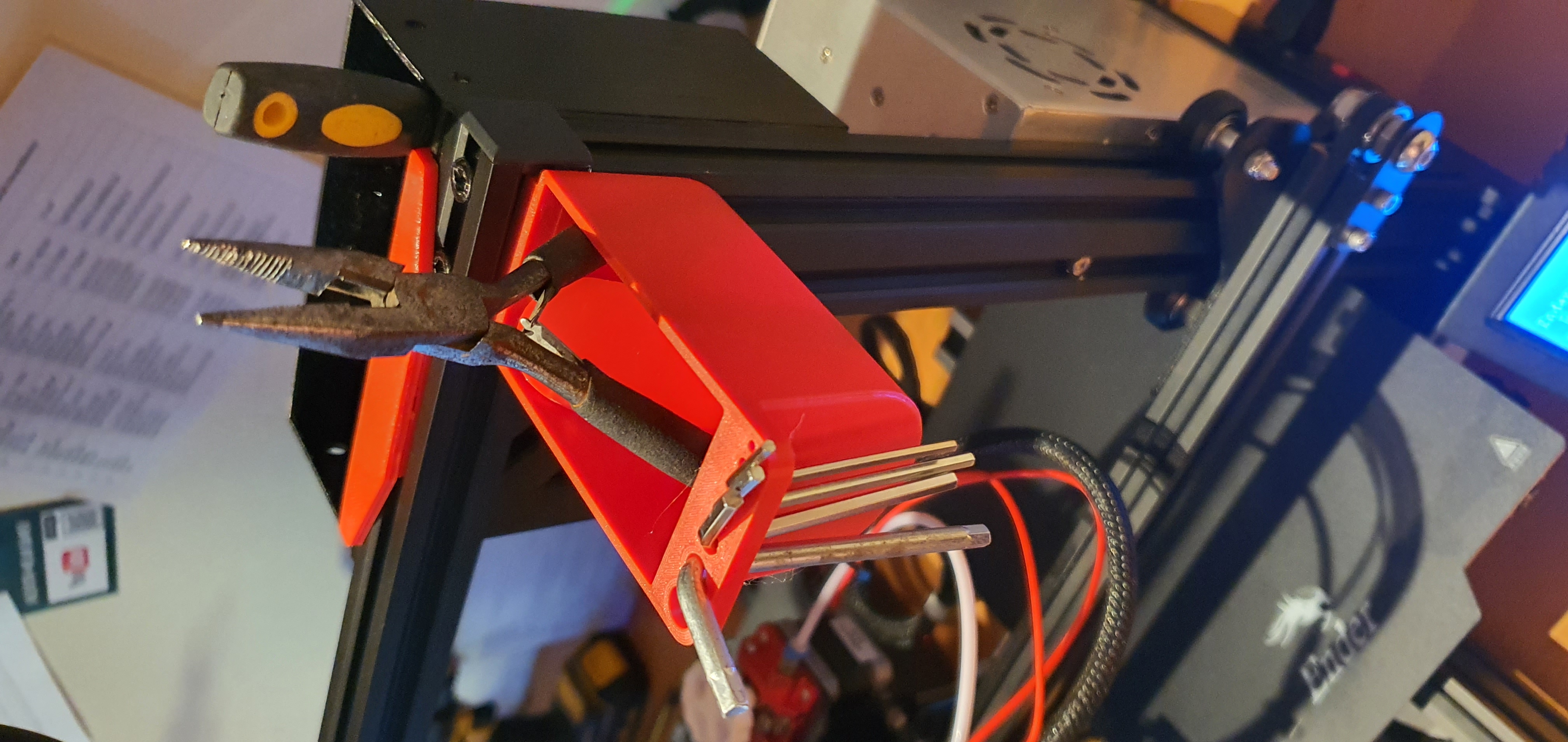 Detachable tool box for aluminium profile of 3d printer. Abnehmbare ...
