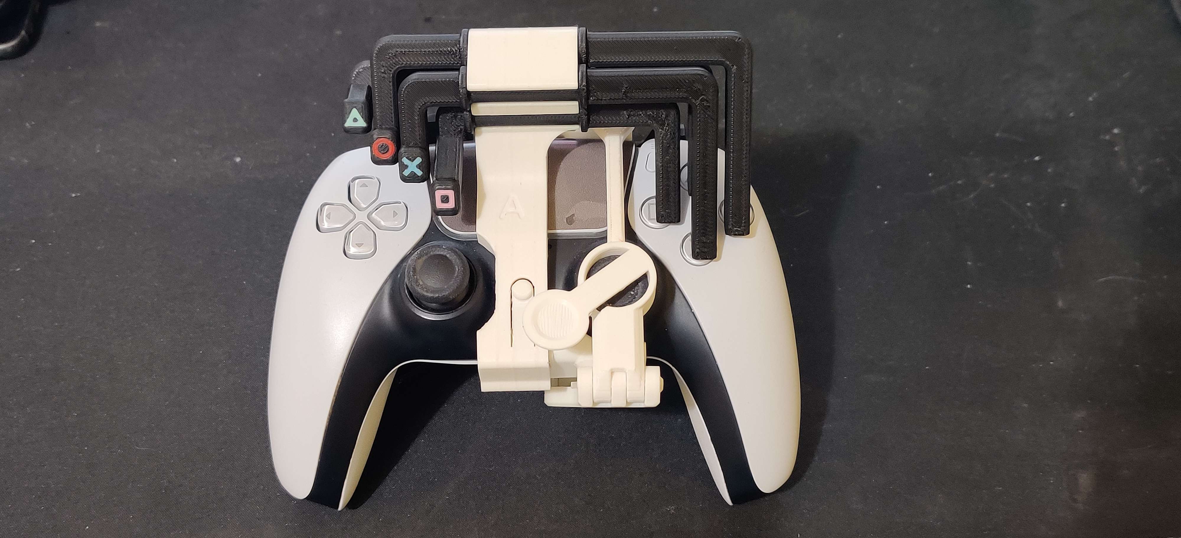 One-handed DualSense Button Pushers with Icons par RavenMac ...