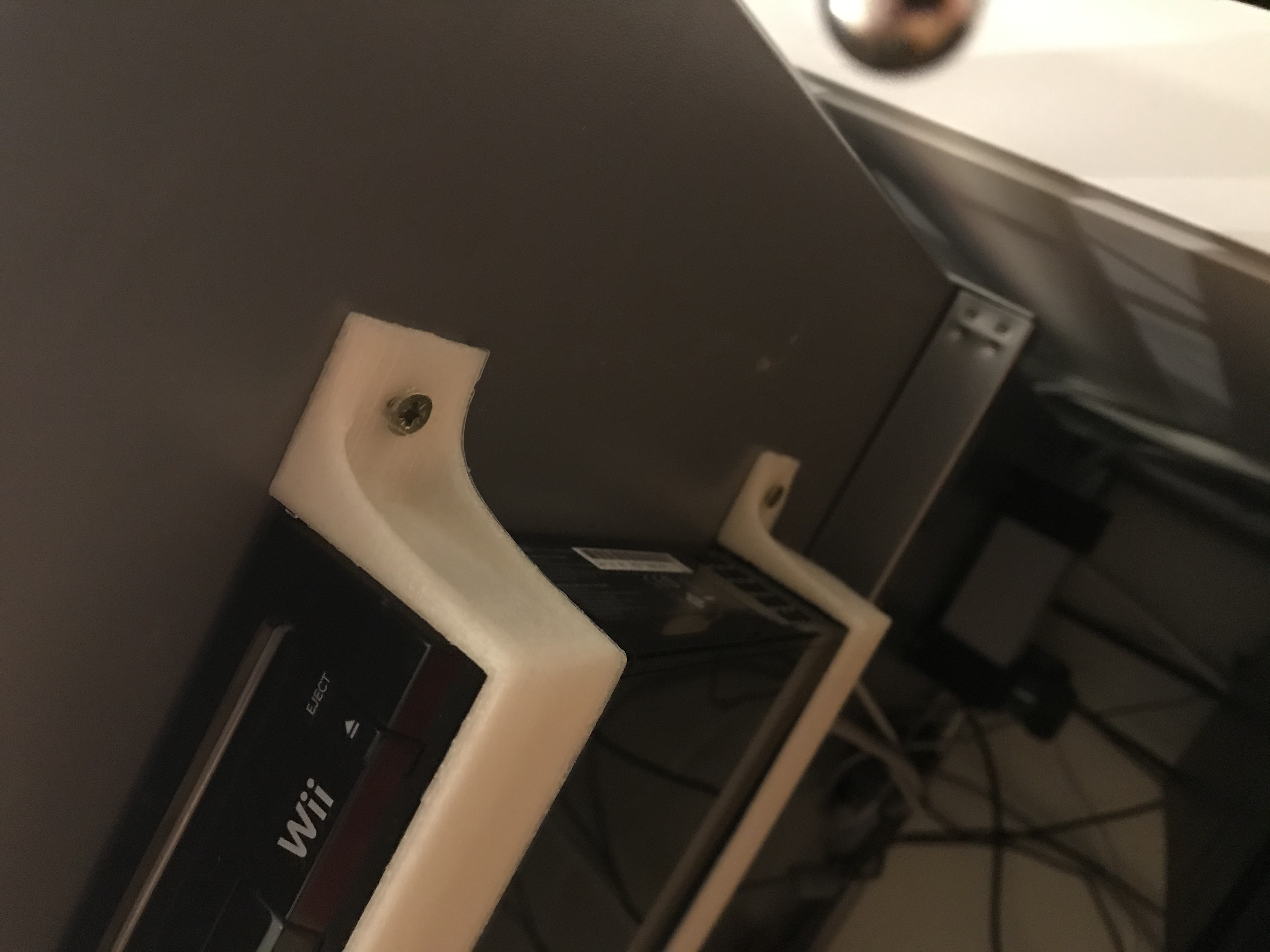 Wii Under Desk Holder by decoo | Download free STL model | Printables.com