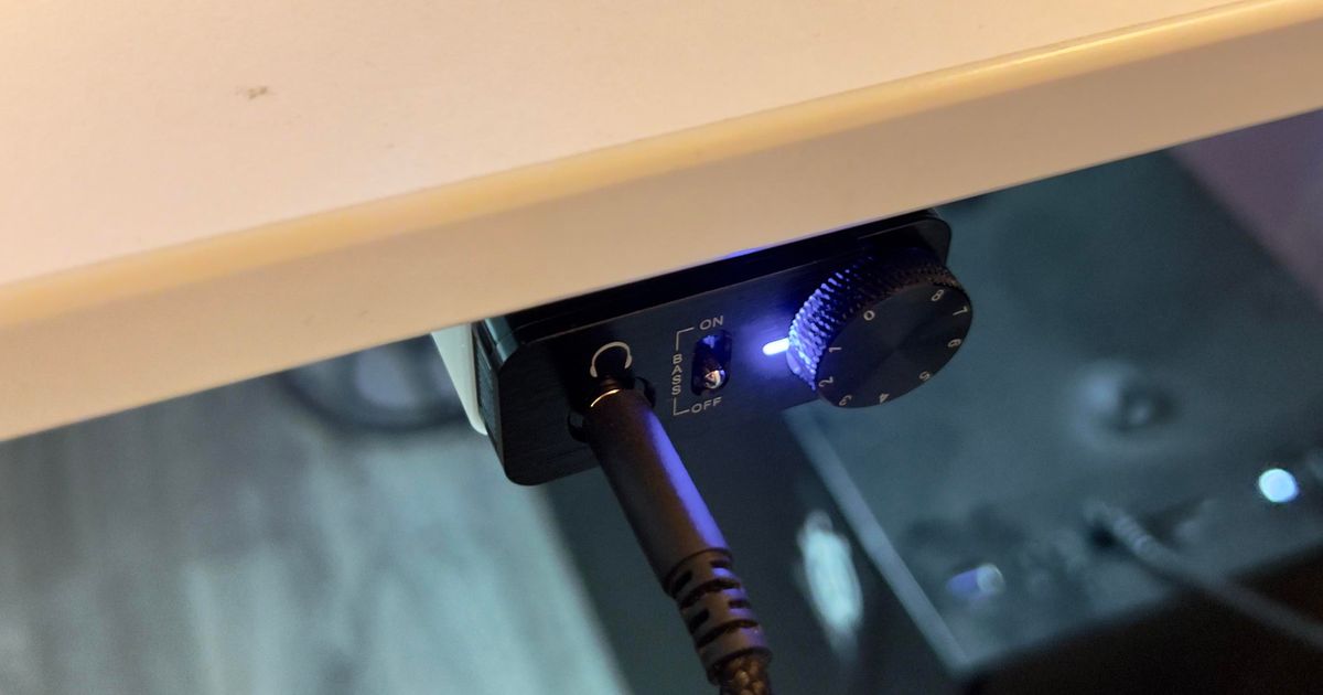 Fiio E10 Olympus DAC Desk mount by Berntzone | Download free STL model ...