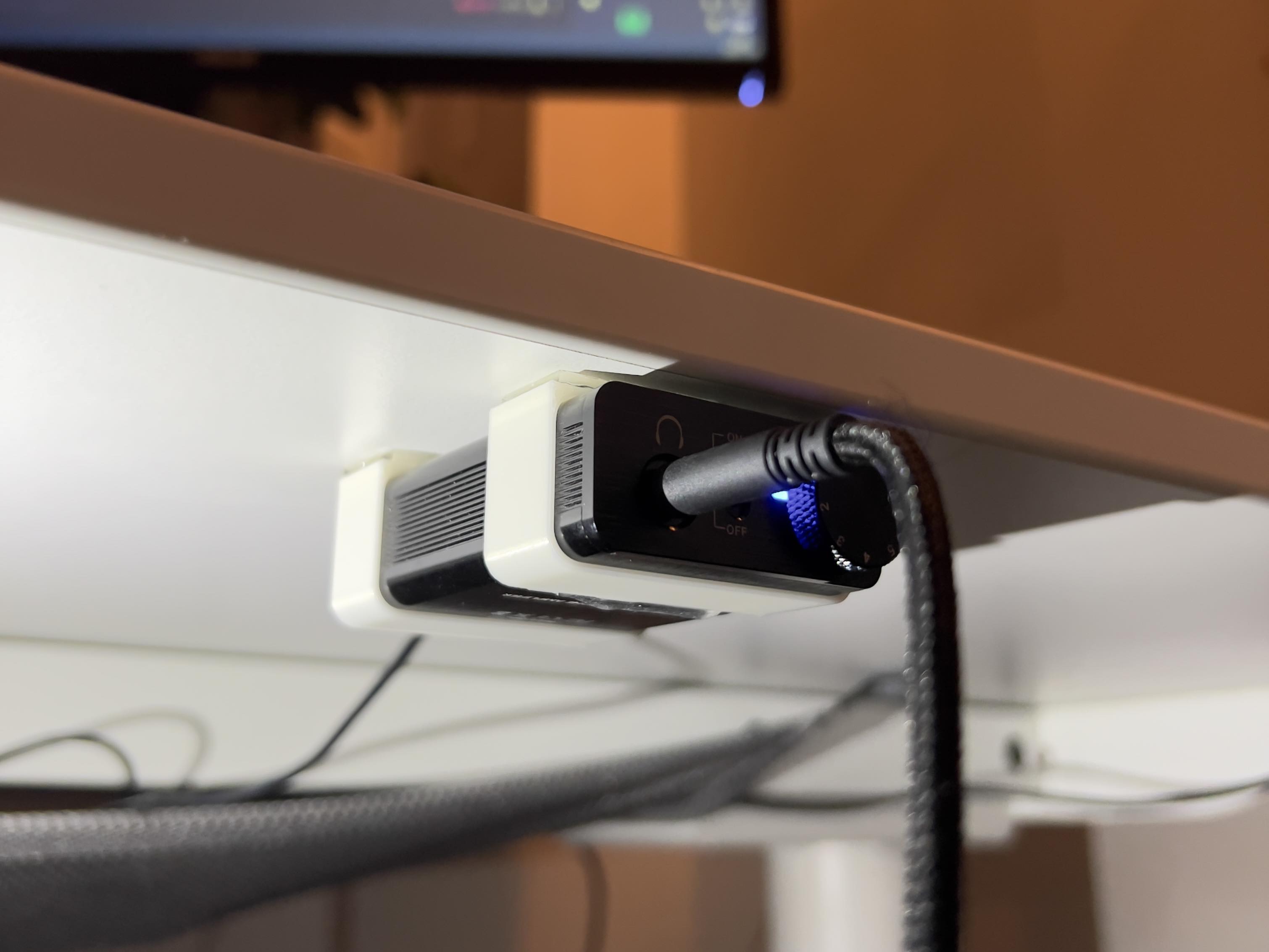 Fiio E10 Olympus DAC Desk mount by Berntzone | Download free STL model ...