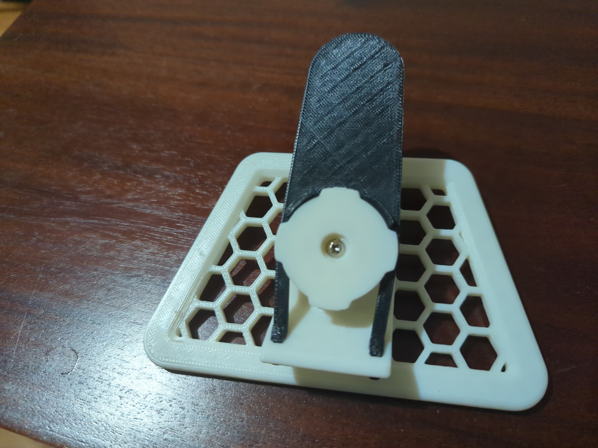 Quad Lock Compatible Holder for DJI and alike remotes by Xalies ...