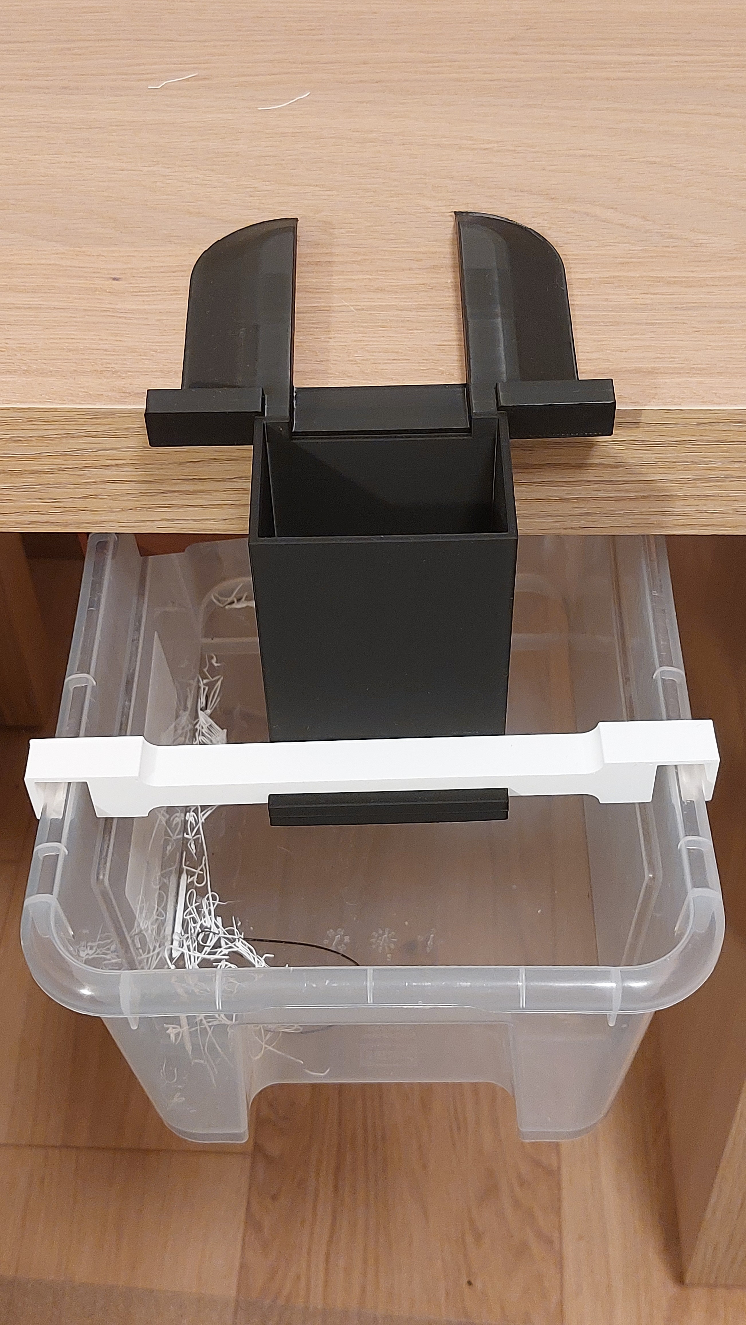 Simple table mountable bin by Czech creator | Download free STL model ...
