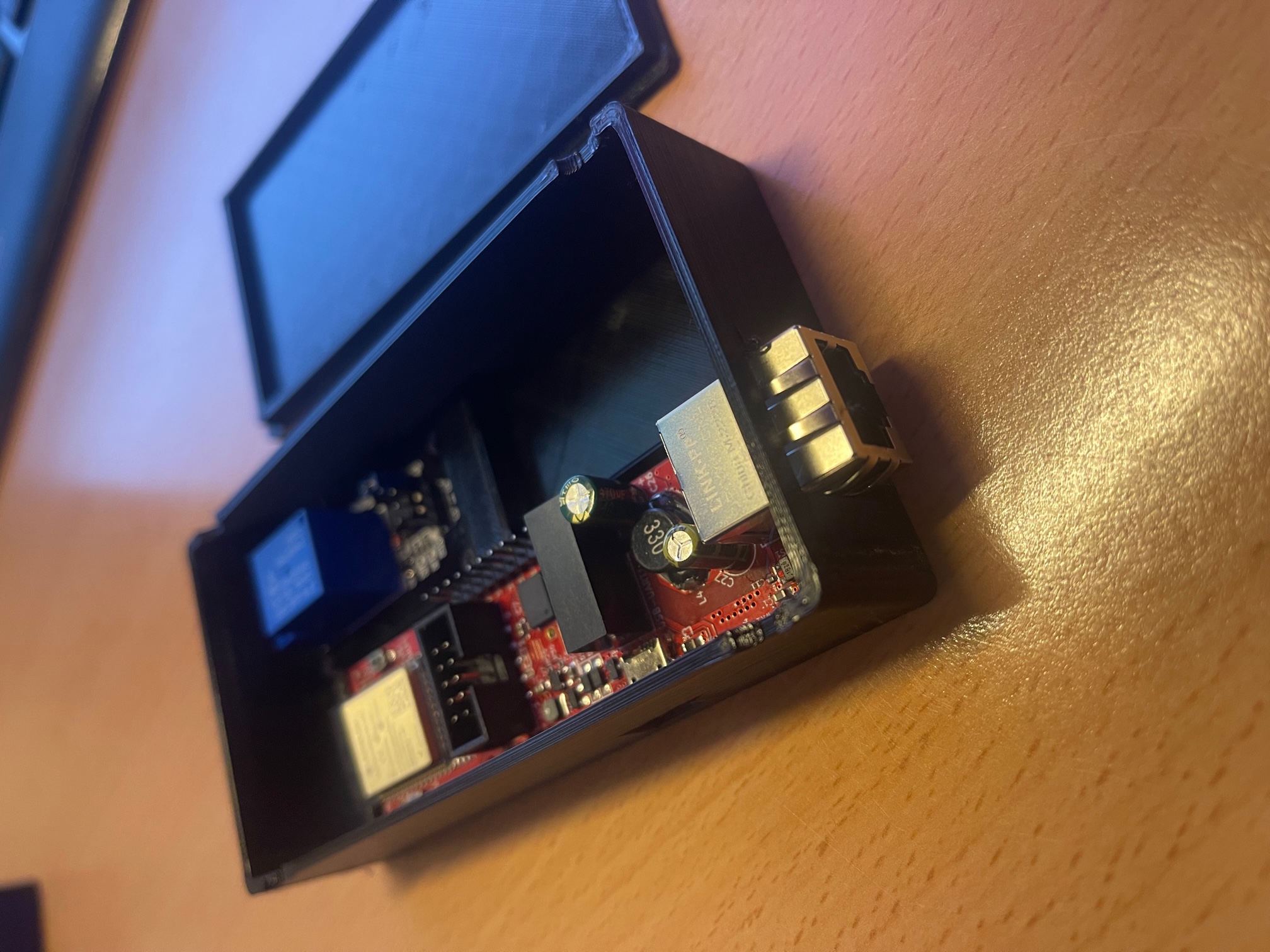 ESP32 with relay case von Brian Kruse | Kostenloses STL-Modell ...