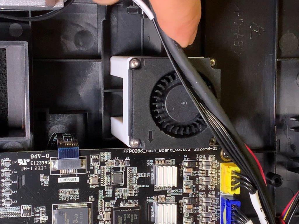 Flashforge 5M Pro Fan Reducer by JJ Hontebeyrie | Download free STL ...