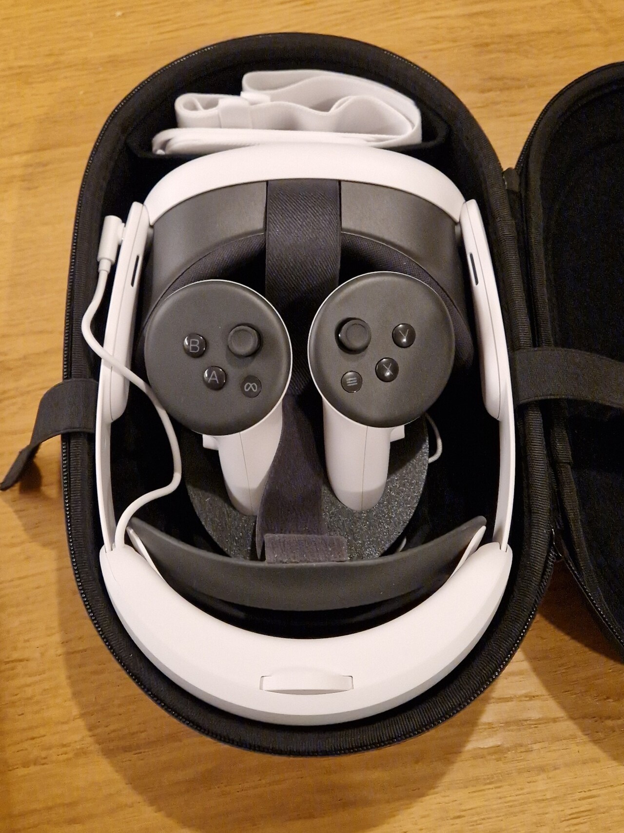 Meta Quest 3 controller case insert par Aerandir14 | Téléchargez ...