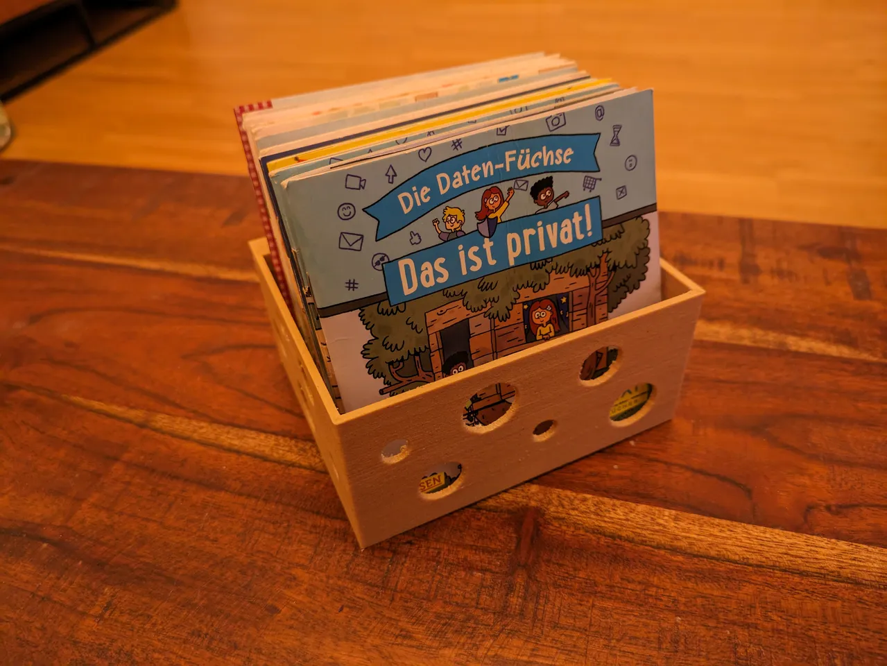 Pixi Book Box by schmeiserd | Download free STL model | Printables.com