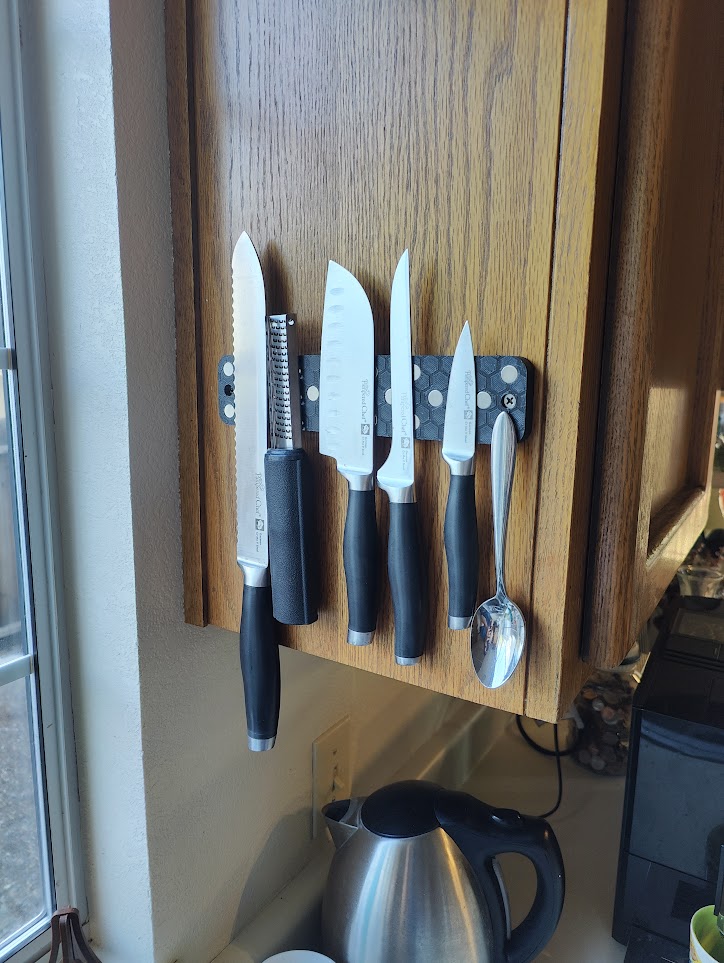 Magnetic Knife Holder by Jack Whelan | Download free STL model ...
