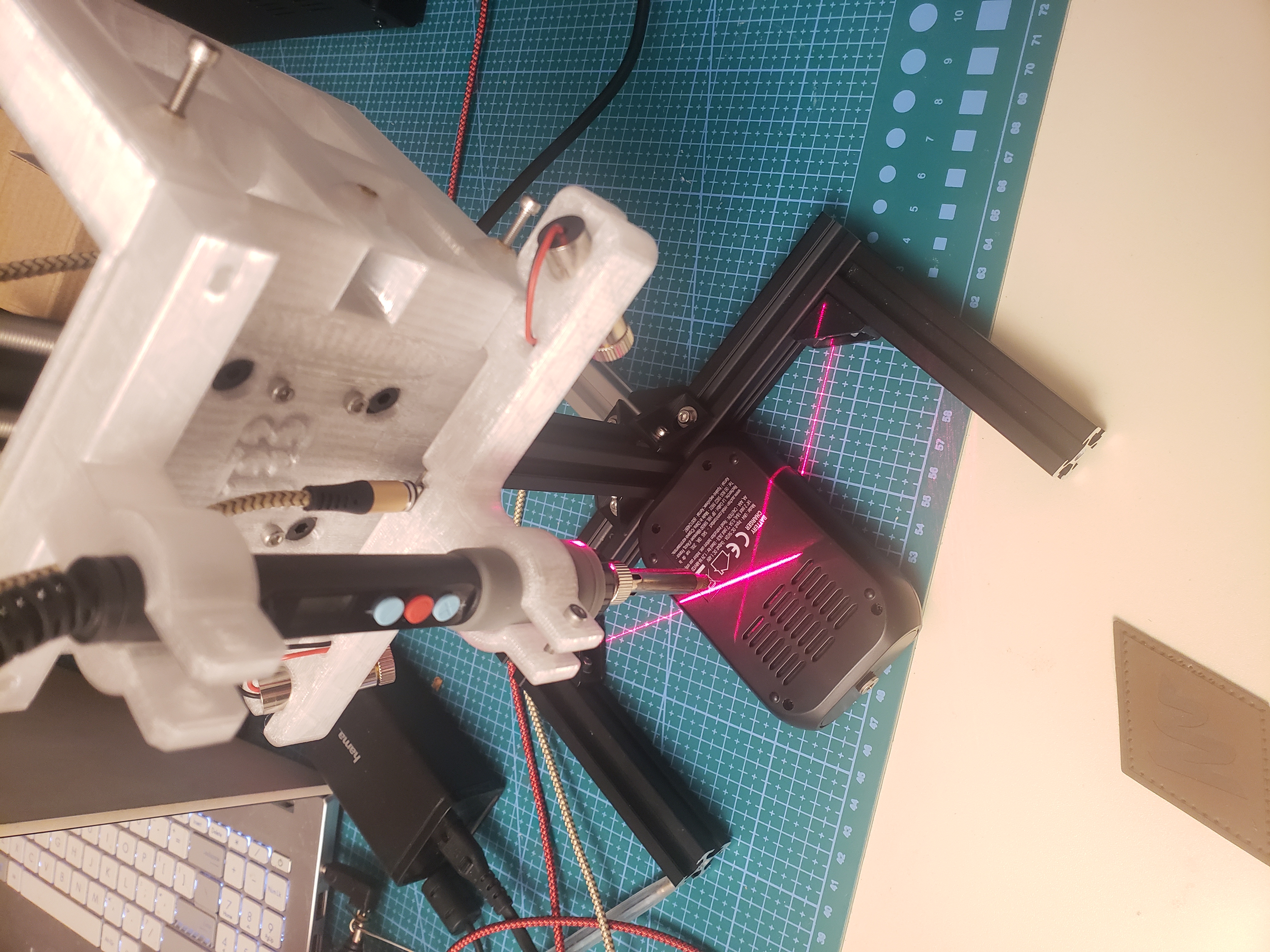Heat insert press with lasers by Ro3Deee | Download free STL model ...