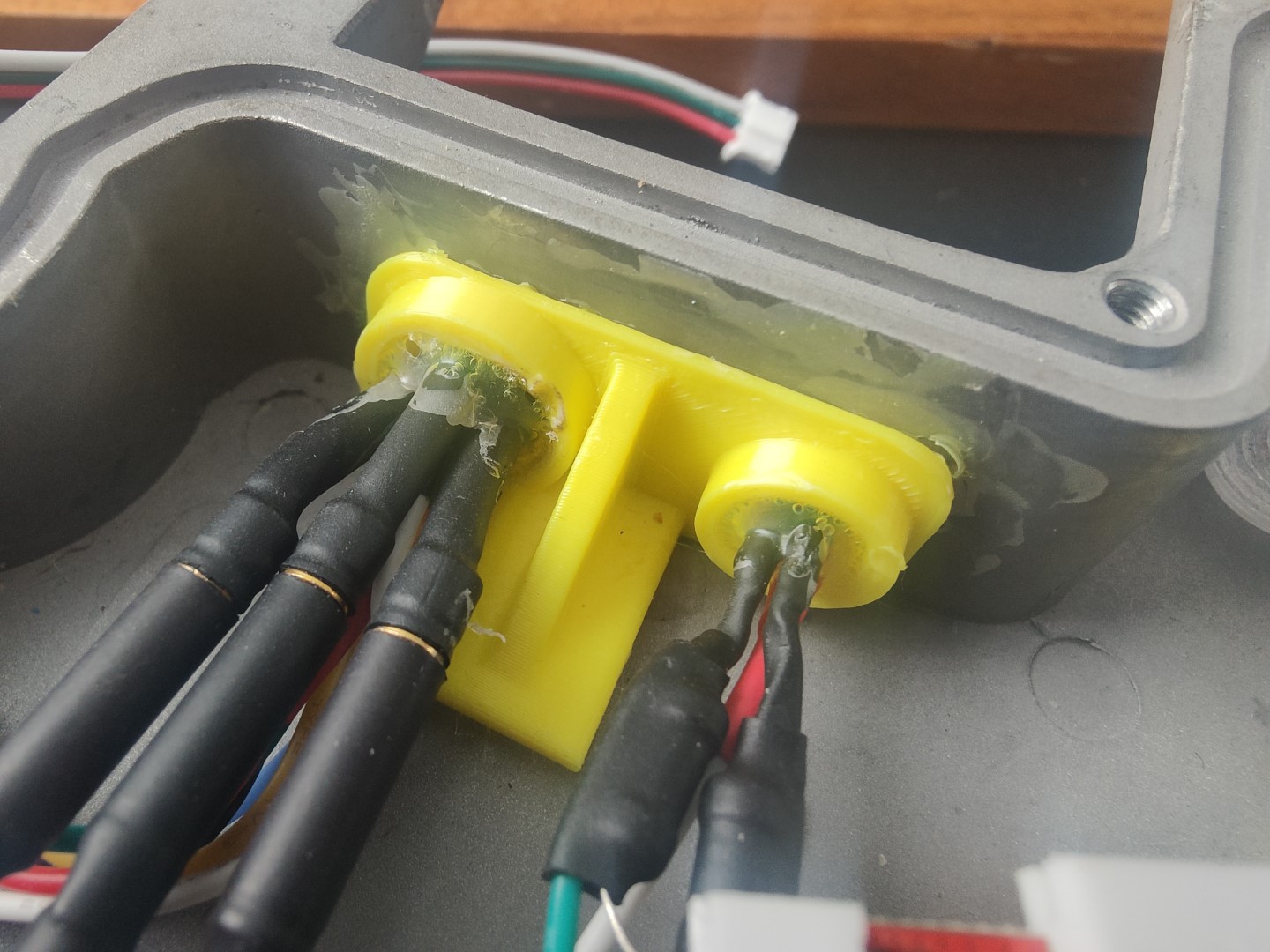 VESC Onewheel footpad and motor connectors by WizardPC | Download free ...