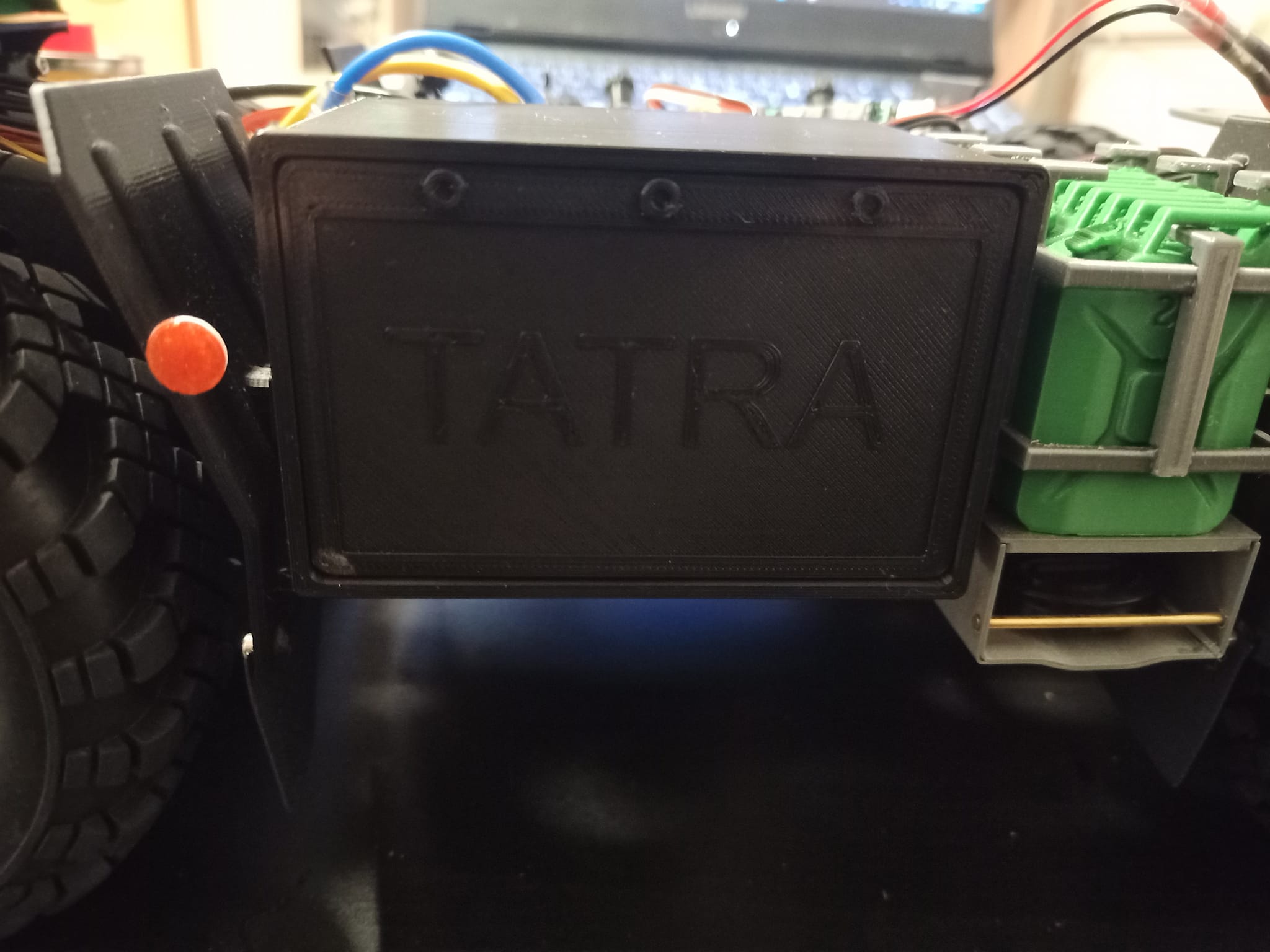 Box pro elektroniku Tatra VT 8x8 by Tomáš Ćmiel | Download free STL ...