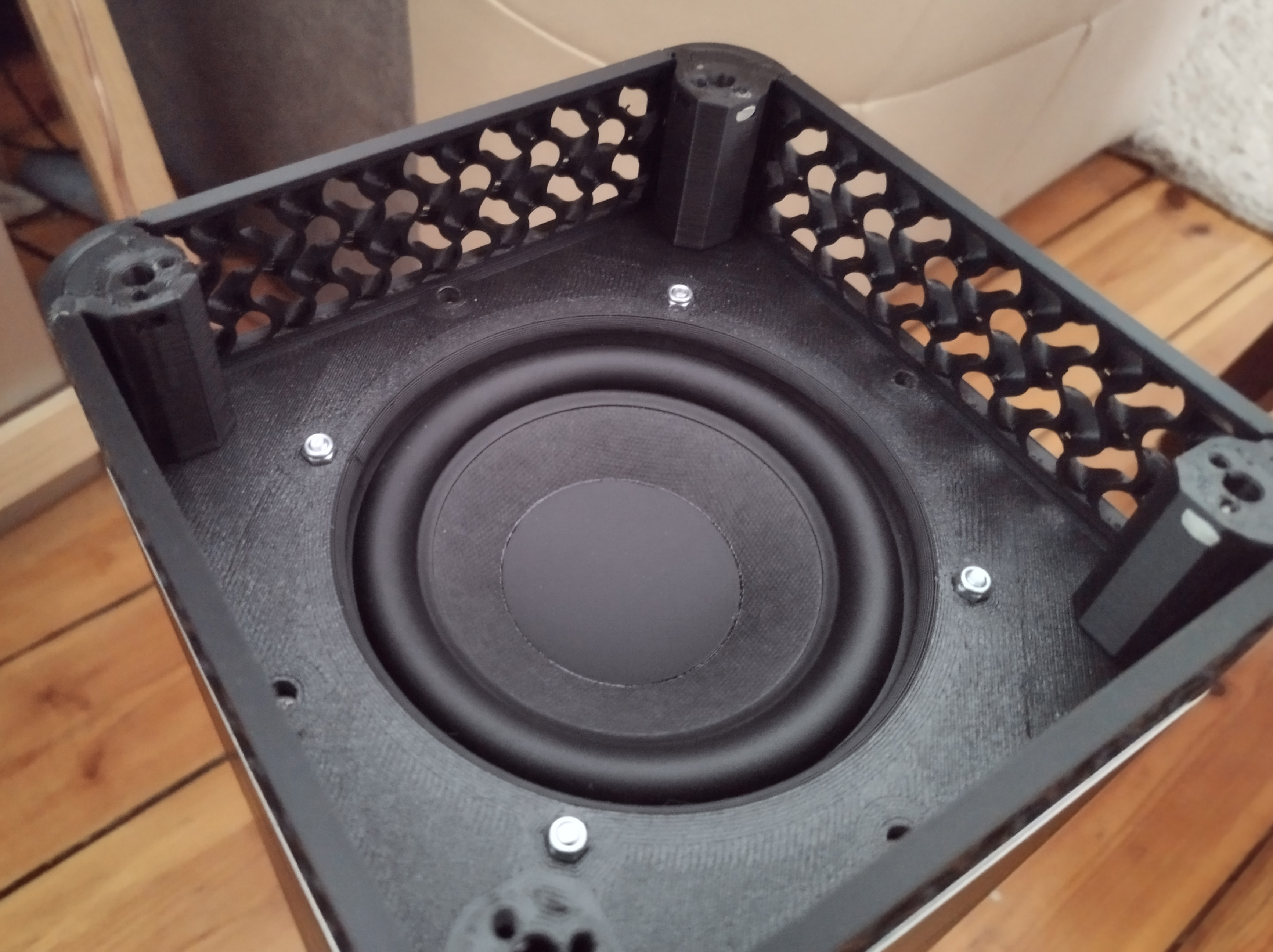 mods and alternatives for the P-CUBE subwoofer by LucMeister | Download ...