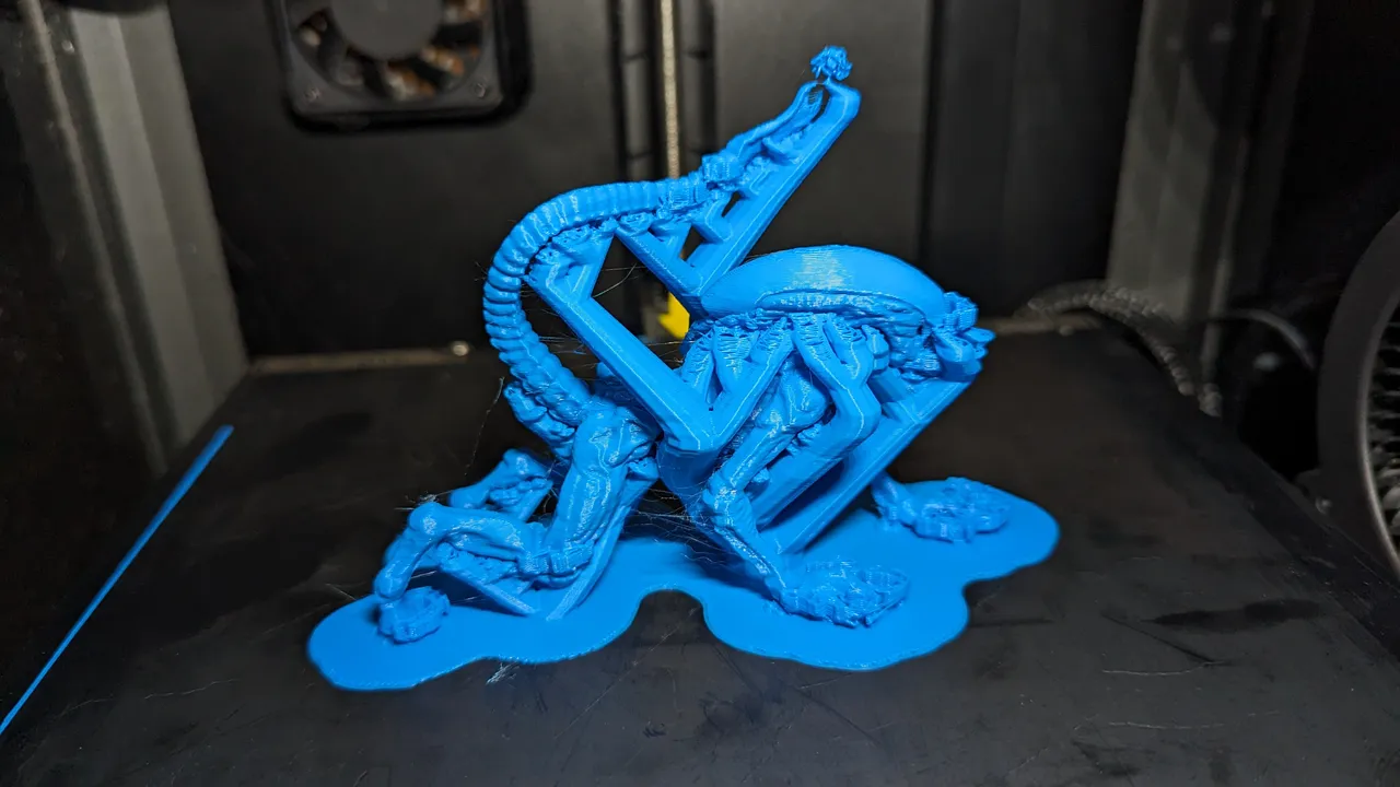 Aliens crouching xenomorph by EDGeProjects | Download free STL model ...