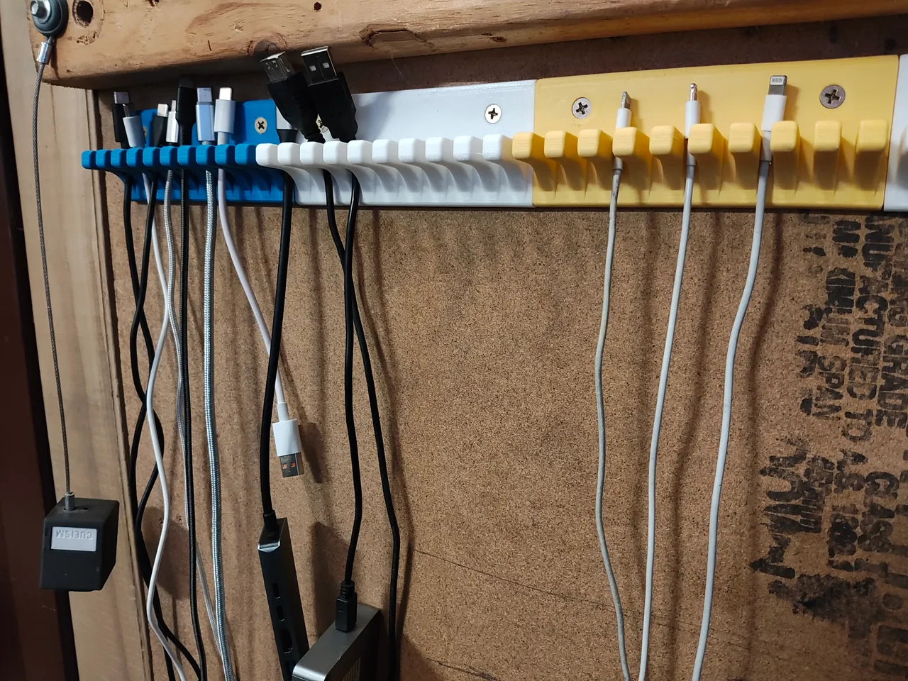 USB cable hanger by kym0 | Download free STL model | Printables.com