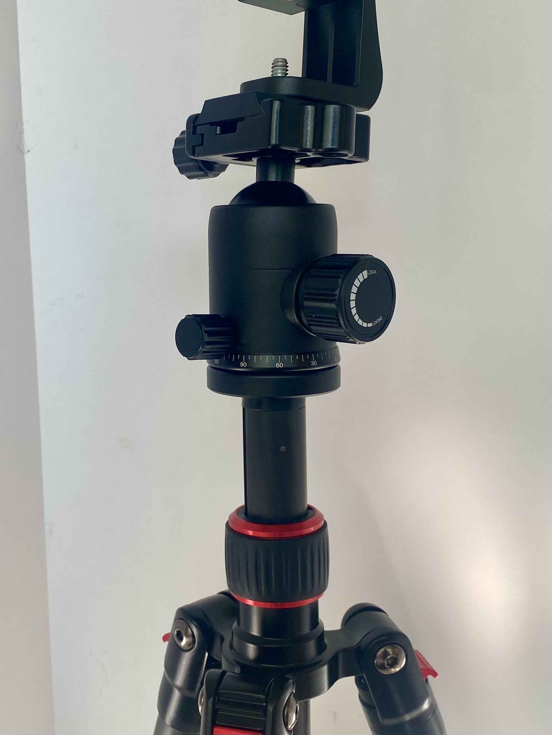 NEEWER Tripod Camera Mount by ZAdventurer | Download free STL model | Printables.com